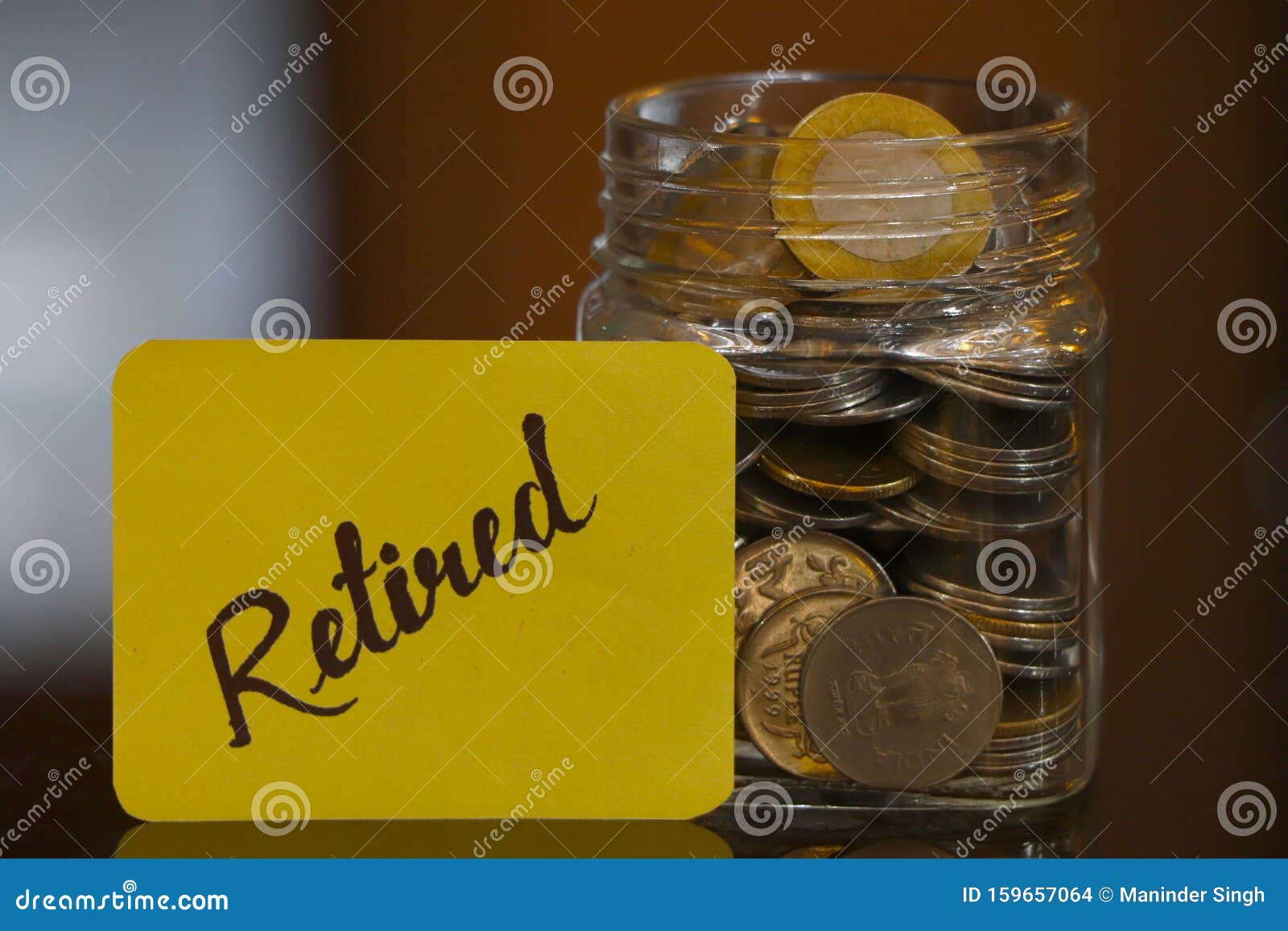 Retirado Fotos De Stock - Descarga 176,519 Fotos Libres de Derechos