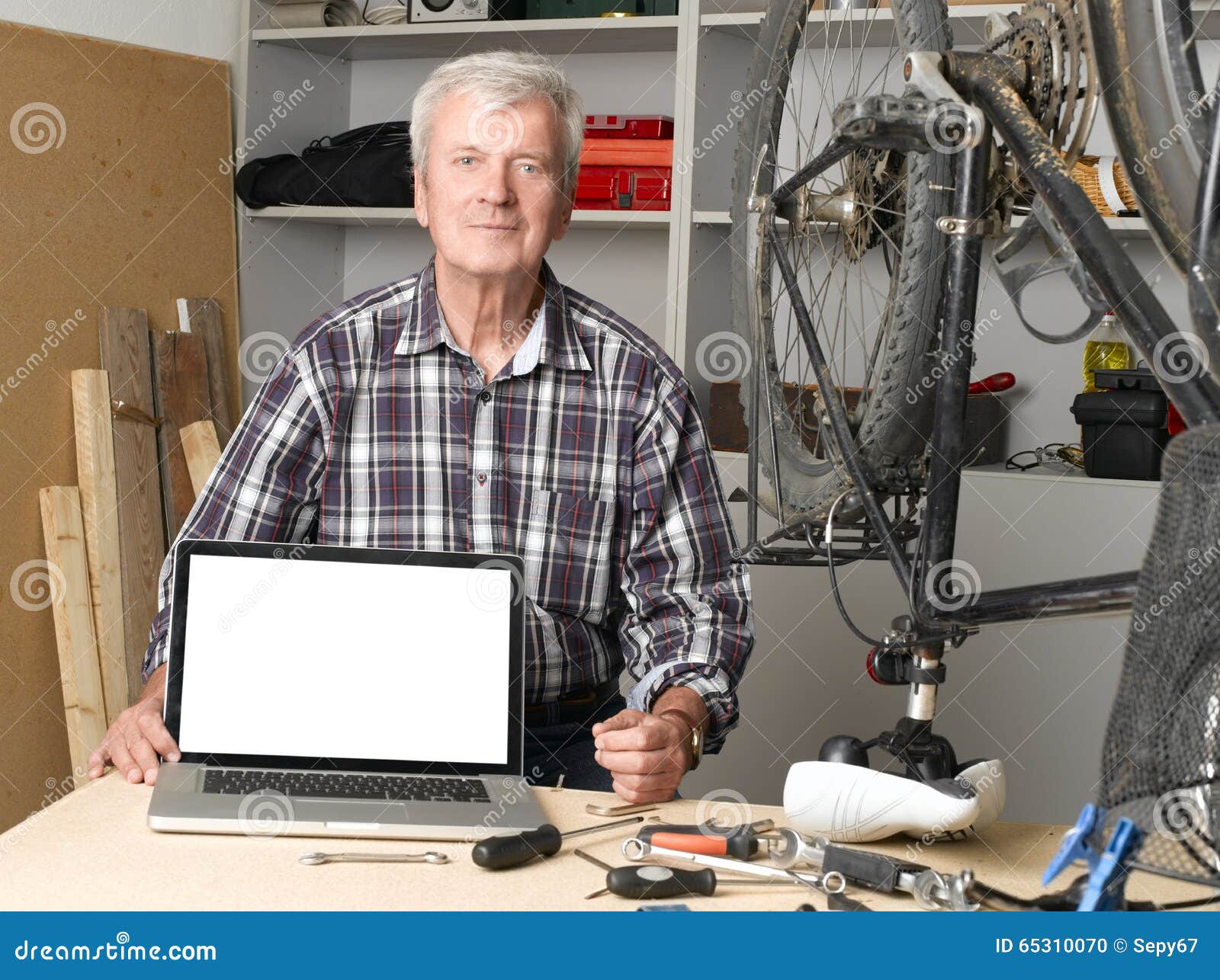 Retired man at work stock photo. Image of retail, retirement - 65310070