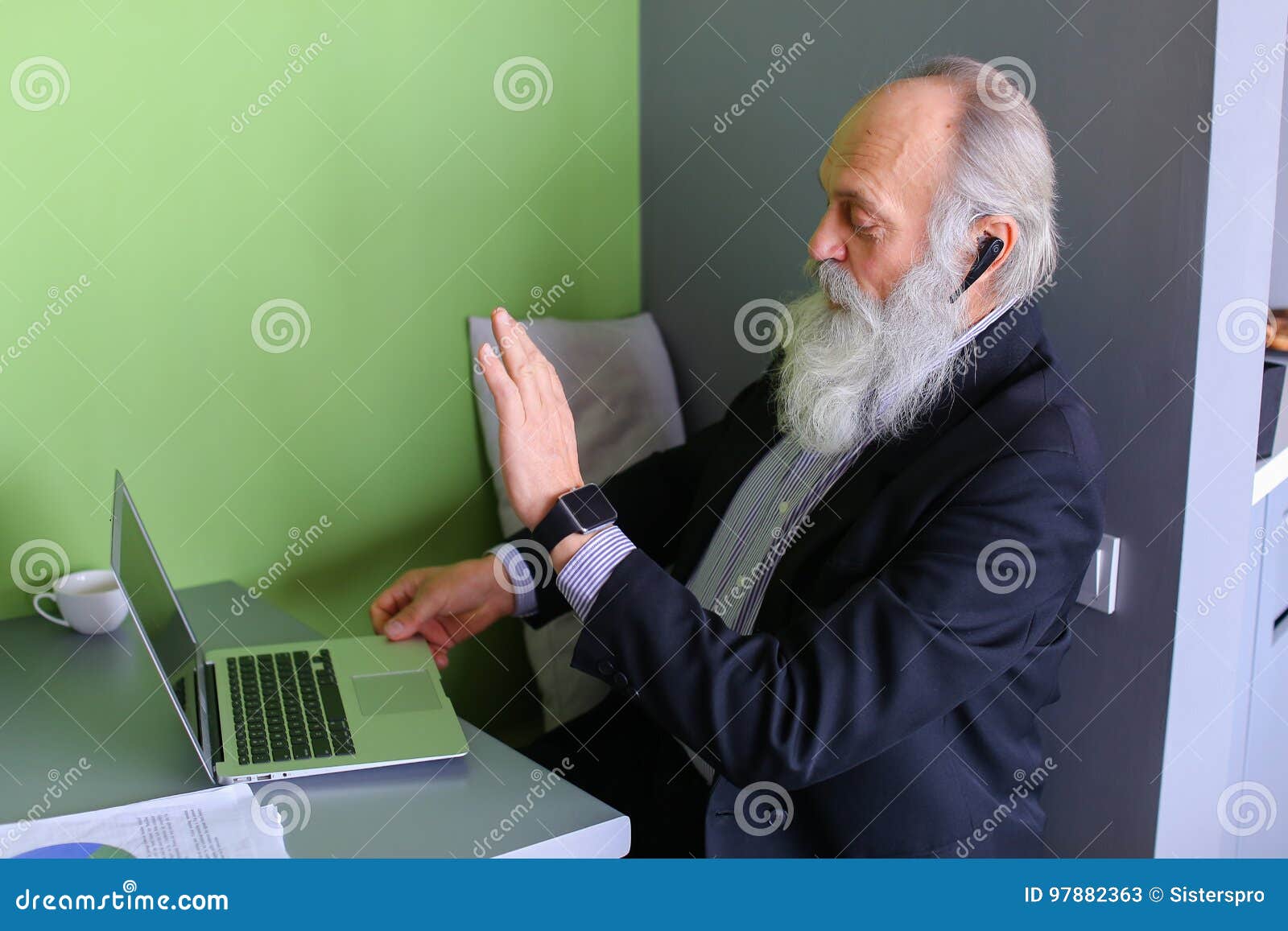 Retired Old Men with Beard Freelance and Works Remotely at Compu Stock ...