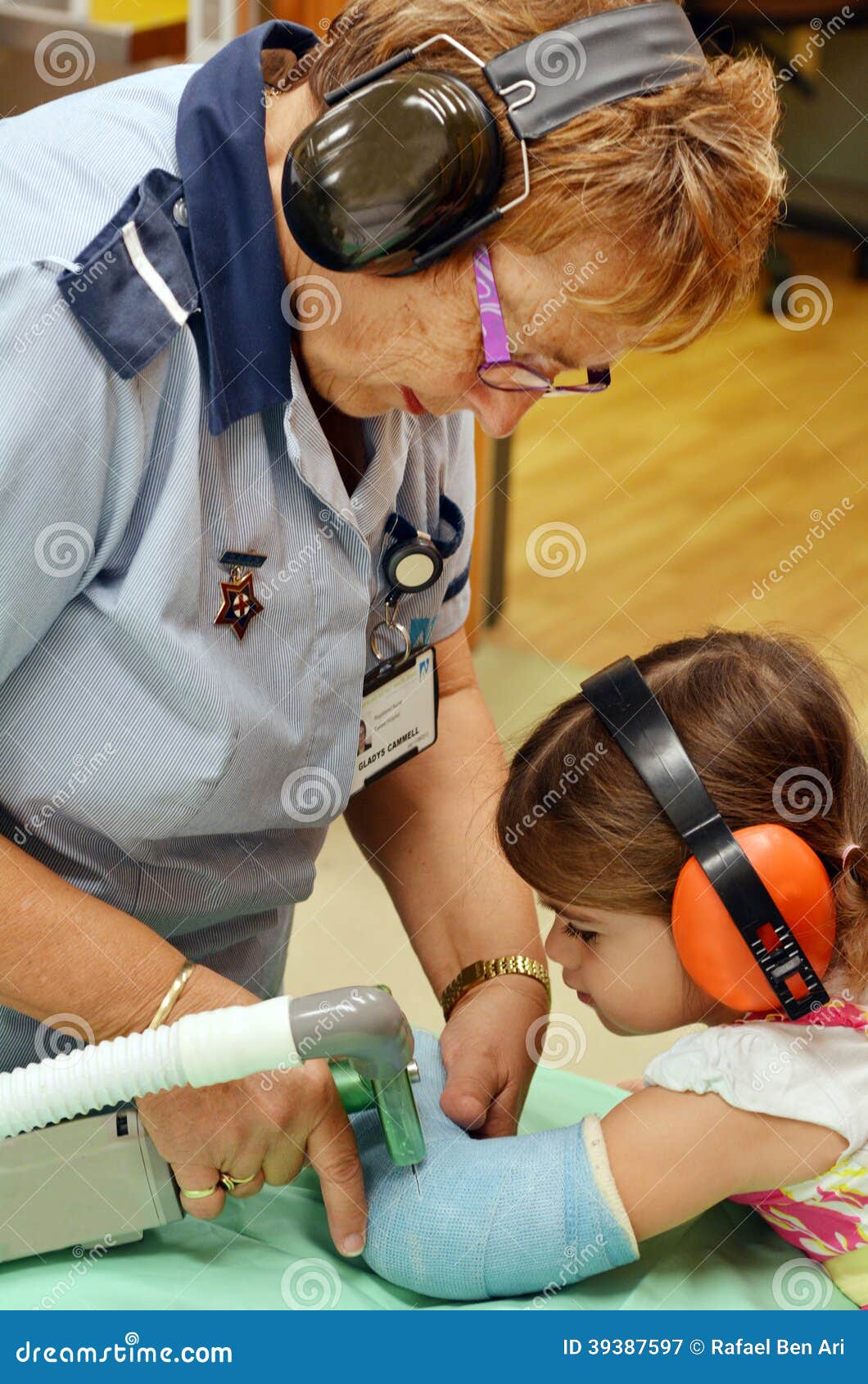 Retiro del molde fotografía editorial. Imagen de equipo - 39387597