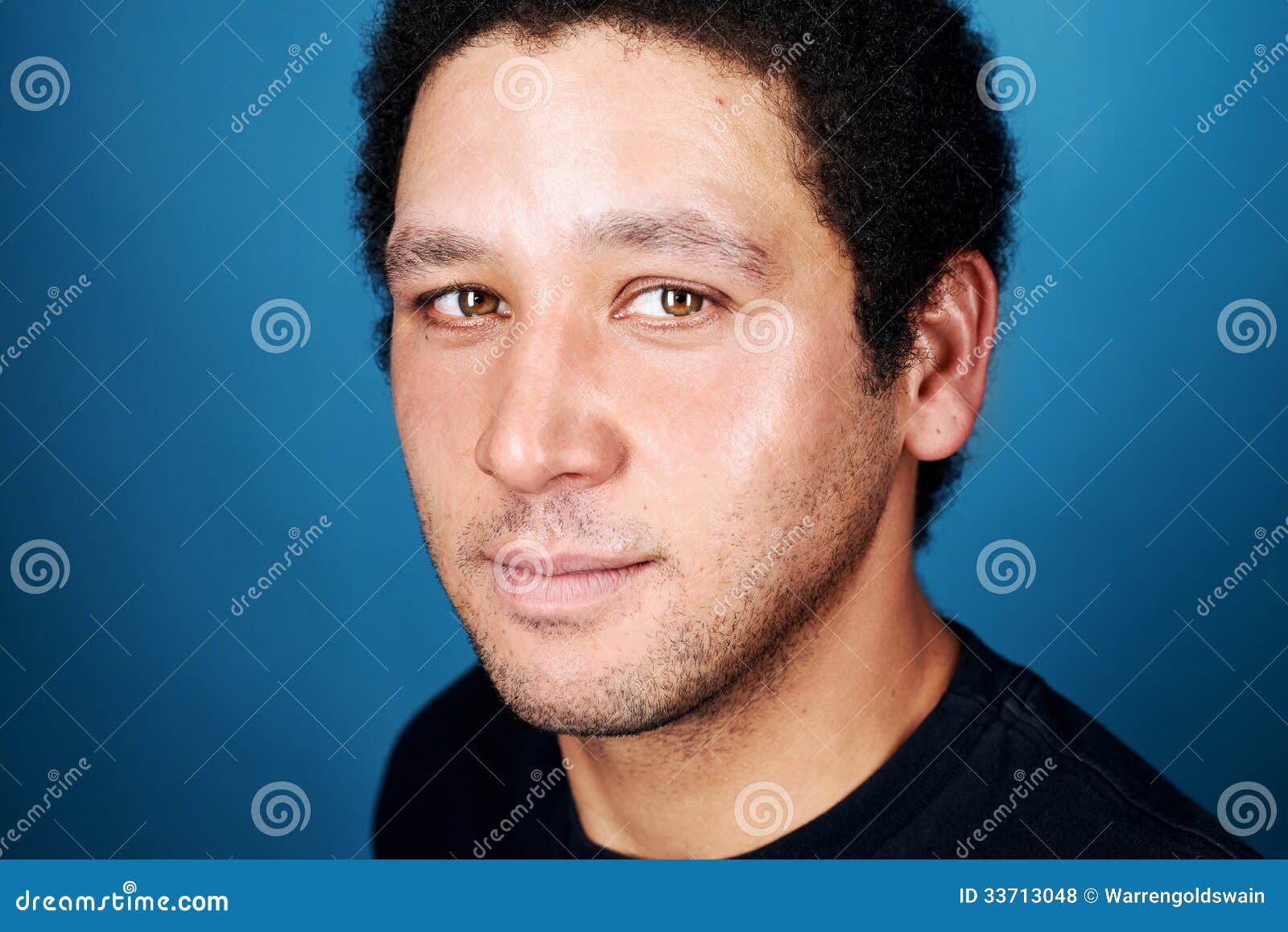 Retrato Azul Do Homem Do Fundo Foto de Stock - Imagem de estilo, homem ...