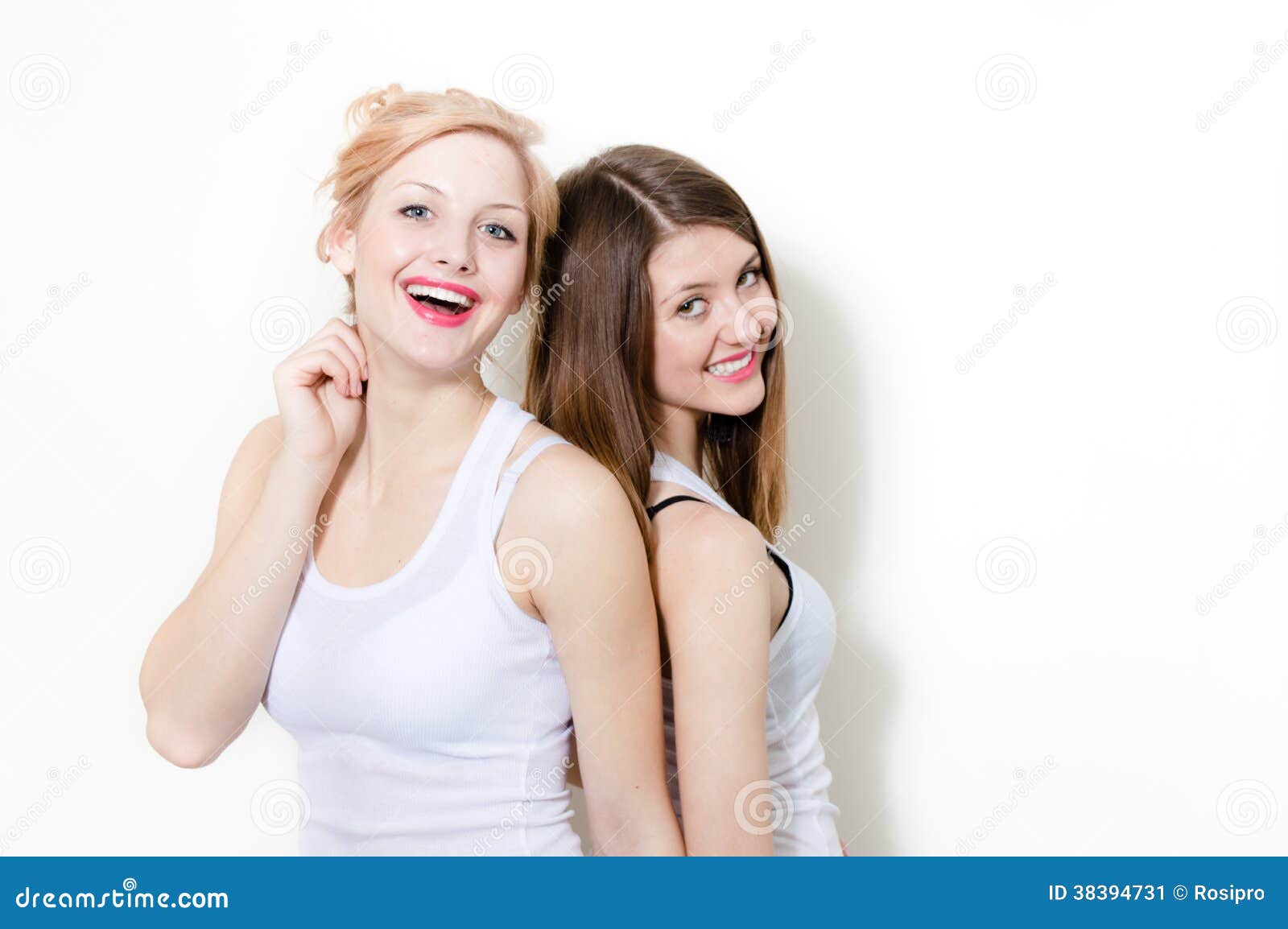Retrato Bonito De Duas Amigas Das Mulheres Imagem de Stock - Imagem de ...