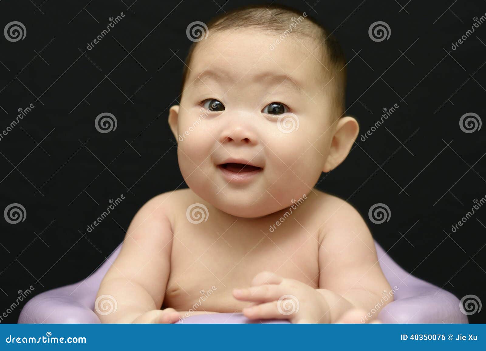 Retrato Chino Lindo Del Bebé Foto de archivo - Imagen de sonriente ...