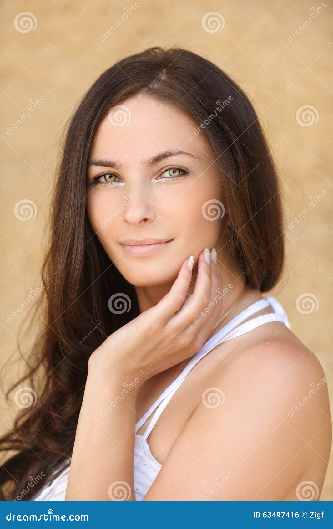 Retrato Da Mulher Moreno Atraente Nova Foto de Stock - Imagem de pessoa ...