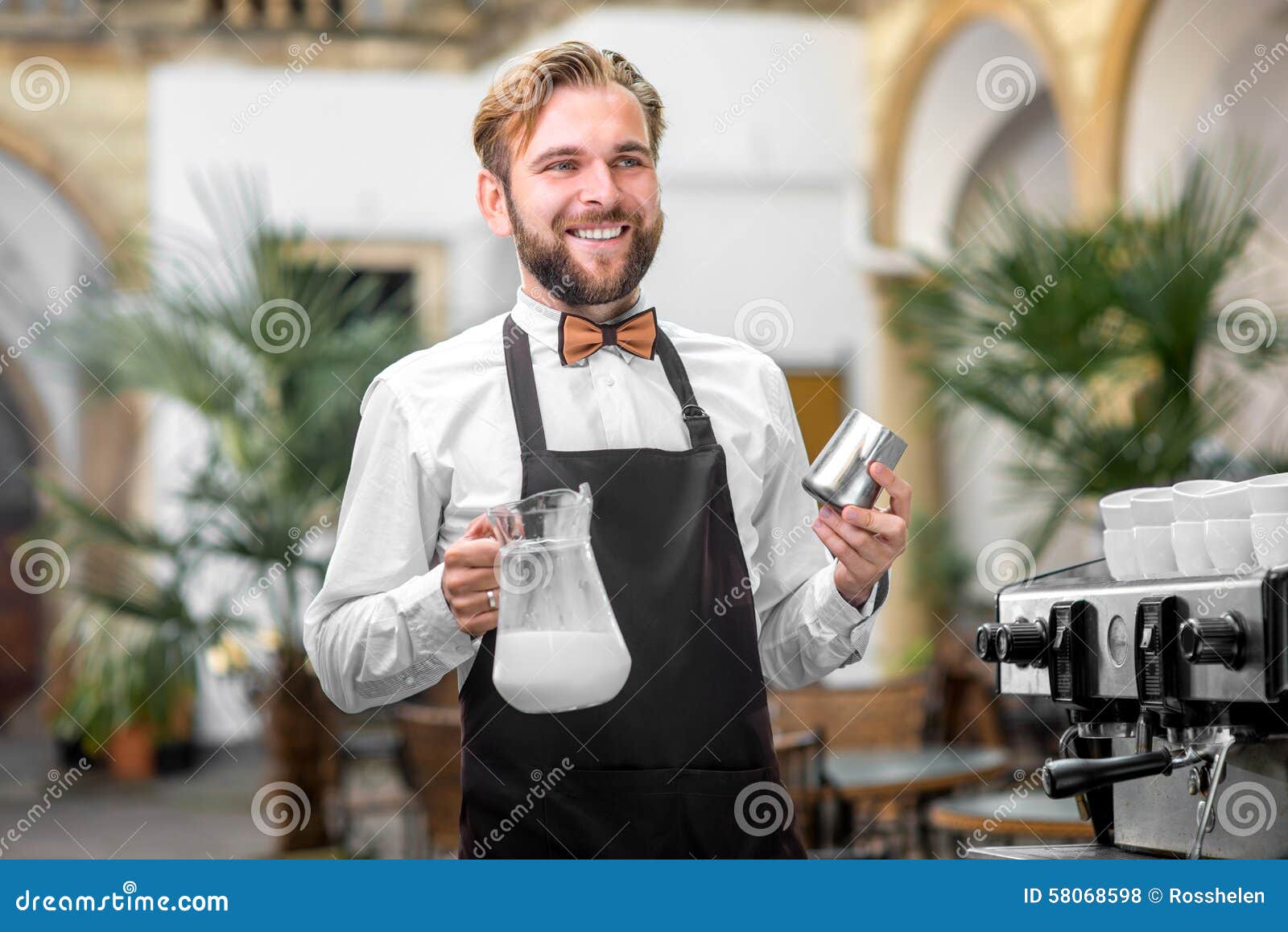 Retrato de Barista foto de stock. Imagem de profissional - 58068598