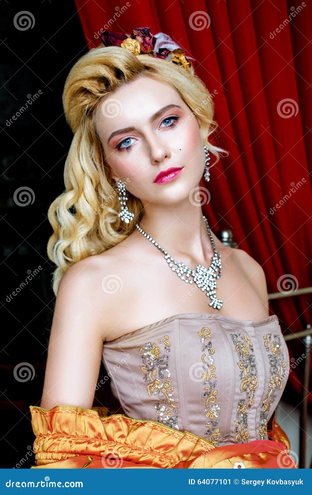 Retrato De La Mujer Barroca De La Moda Imagen de archivo - Imagen de ...