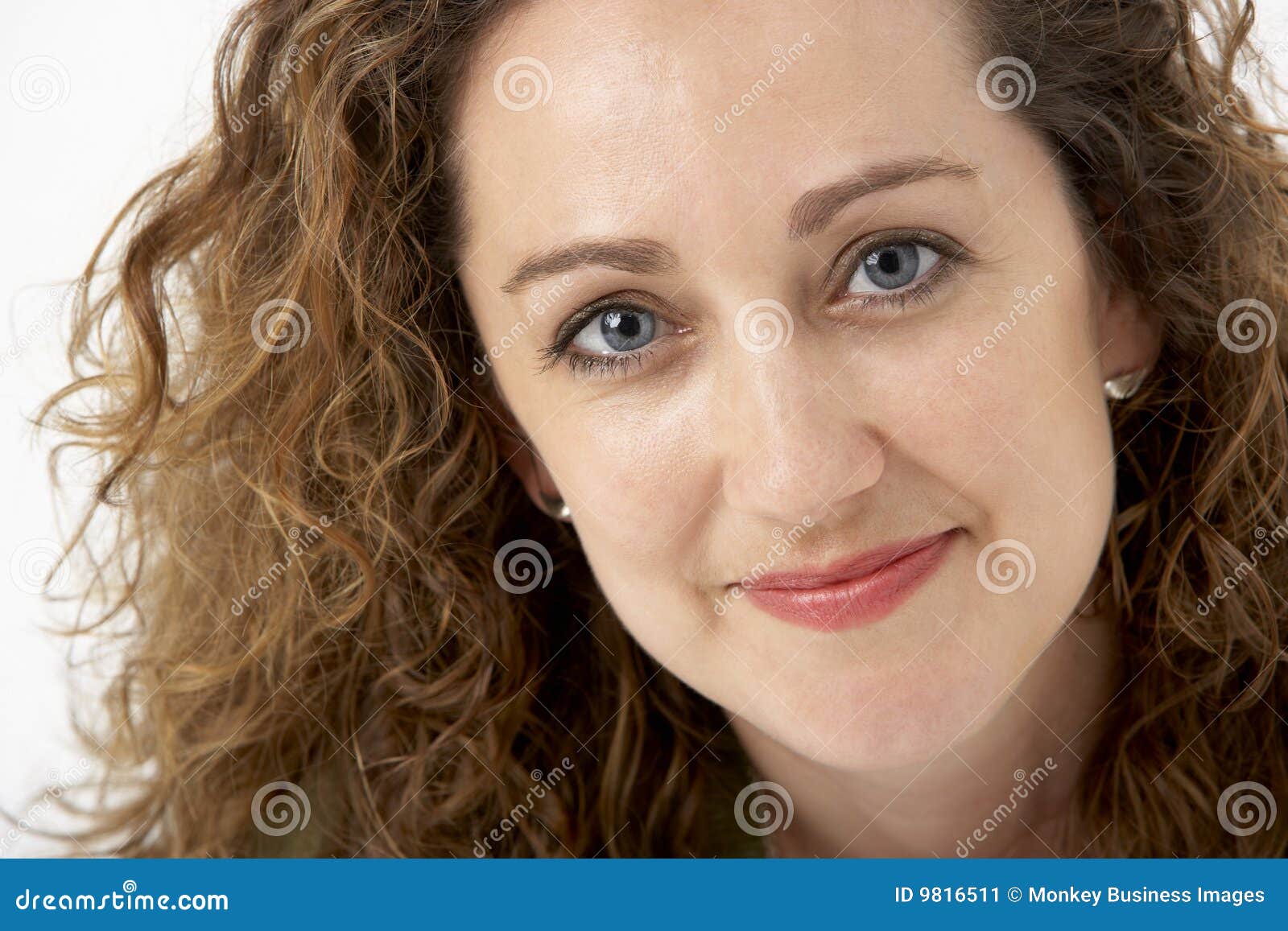 Retrato De La Mujer Sonriente Imagen de archivo - Imagen de ocasional ...