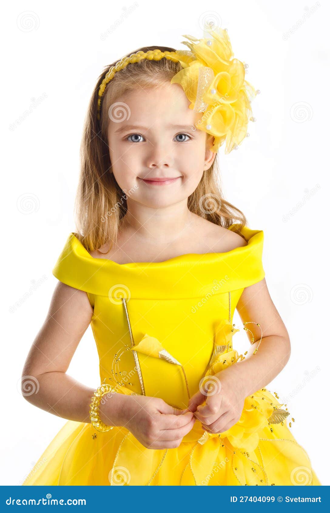 Retrato De La Niña Linda En Alineada De La Princesa Imagen De Archivo