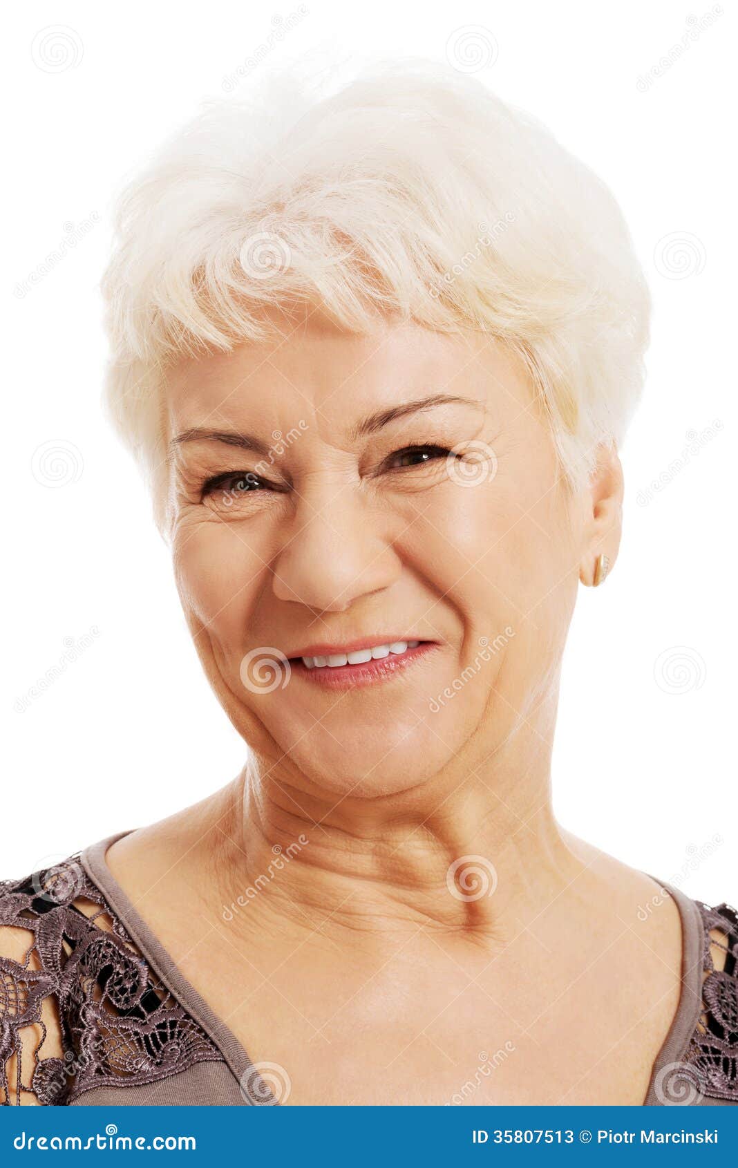 Retrato De Uma Mulher Idosa, Sorrindo. Imagem de Stock - Imagem de ... Retrato De Uma Mulher Idosa, Sorrindo. Imagem de Stock - Imagem de ...