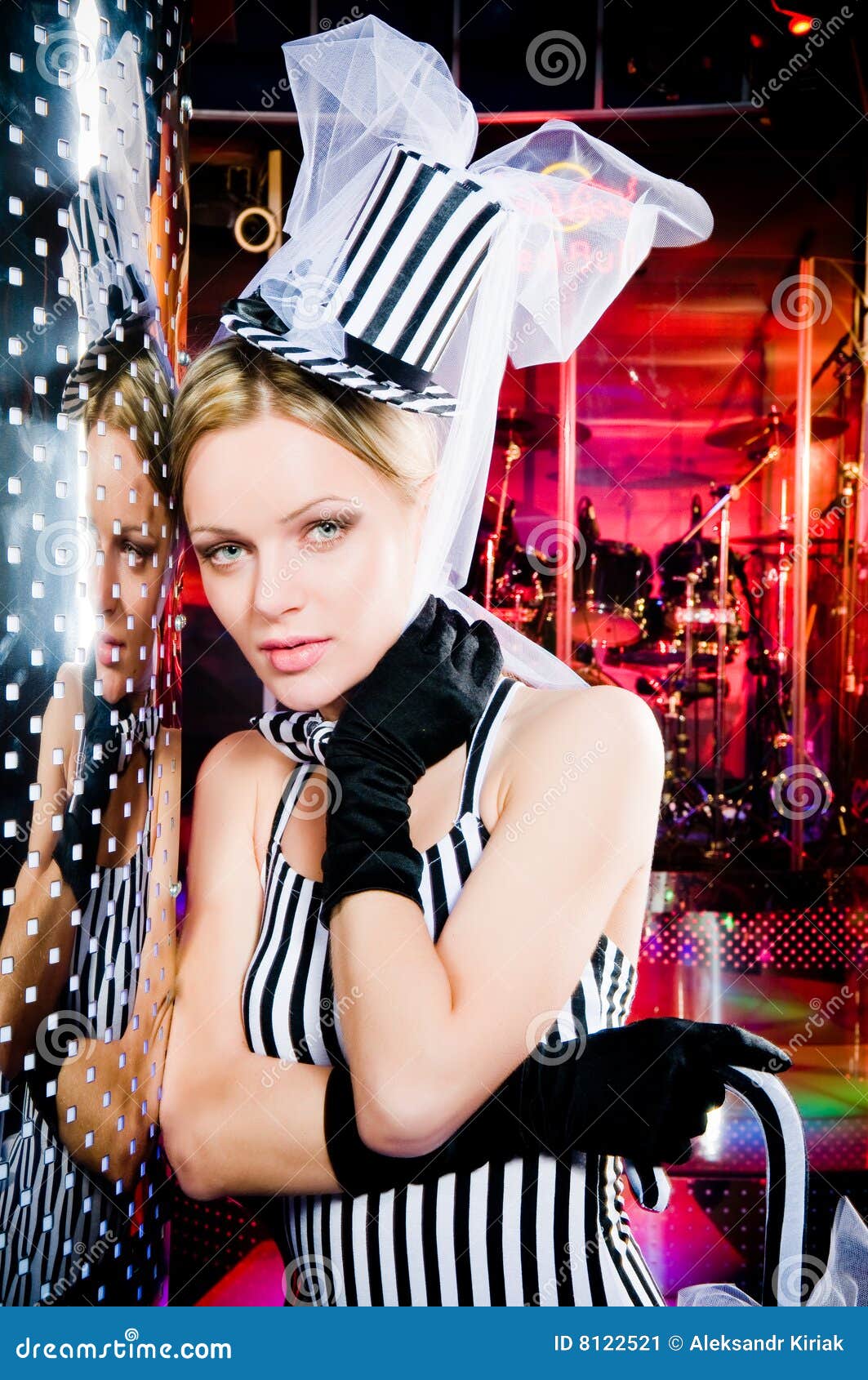 Retrato De Un Corista Atractivo Imagen de archivo - Imagen de cabaret ...
