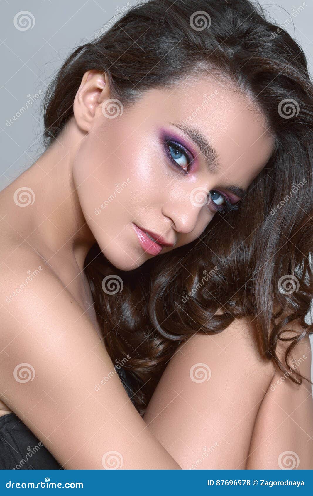 Retrato De Una Muchacha Hermosa Foto de archivo - Imagen de encanto ...