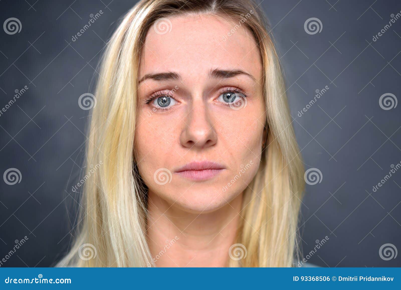 Retrato De Una Muchacha Rubia, Mujer Decepcionada, Primer Foto de ...
