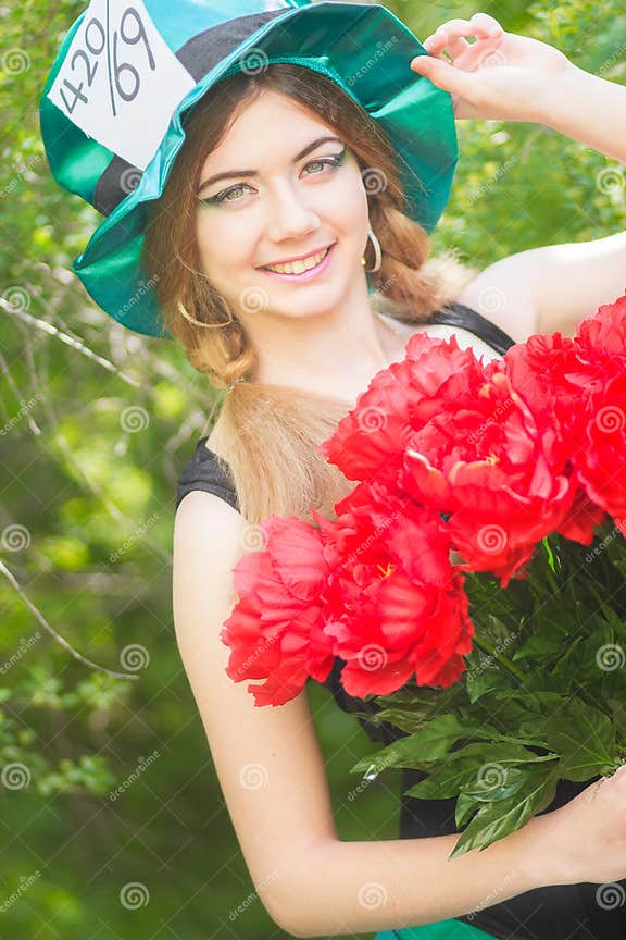 Retrato De Una Mujer Joven Hermosa Imagen De Archivo Imagen De Diamante Ciudad 40649547