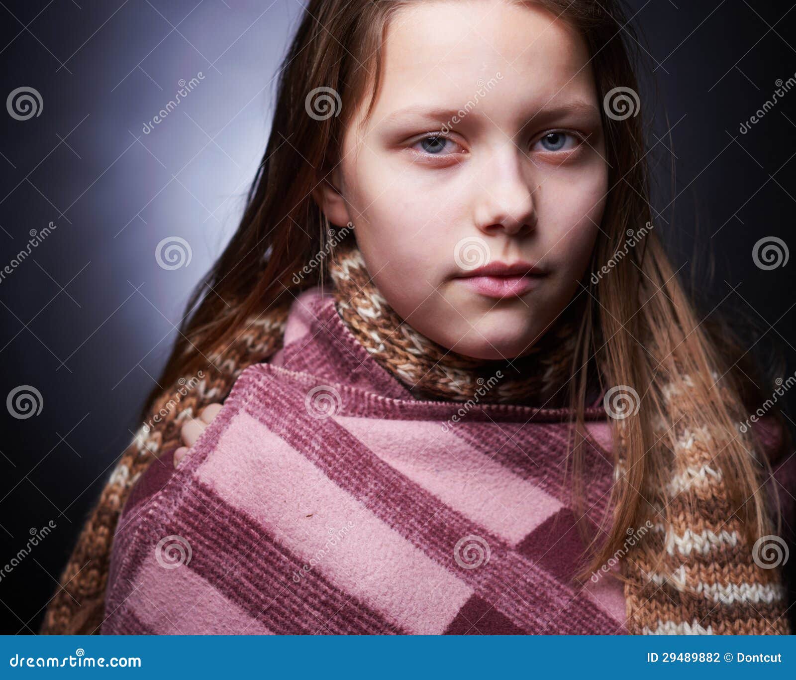 Retrato De Una Niña Desgraciada Foto de archivo - Imagen de pobreza ...