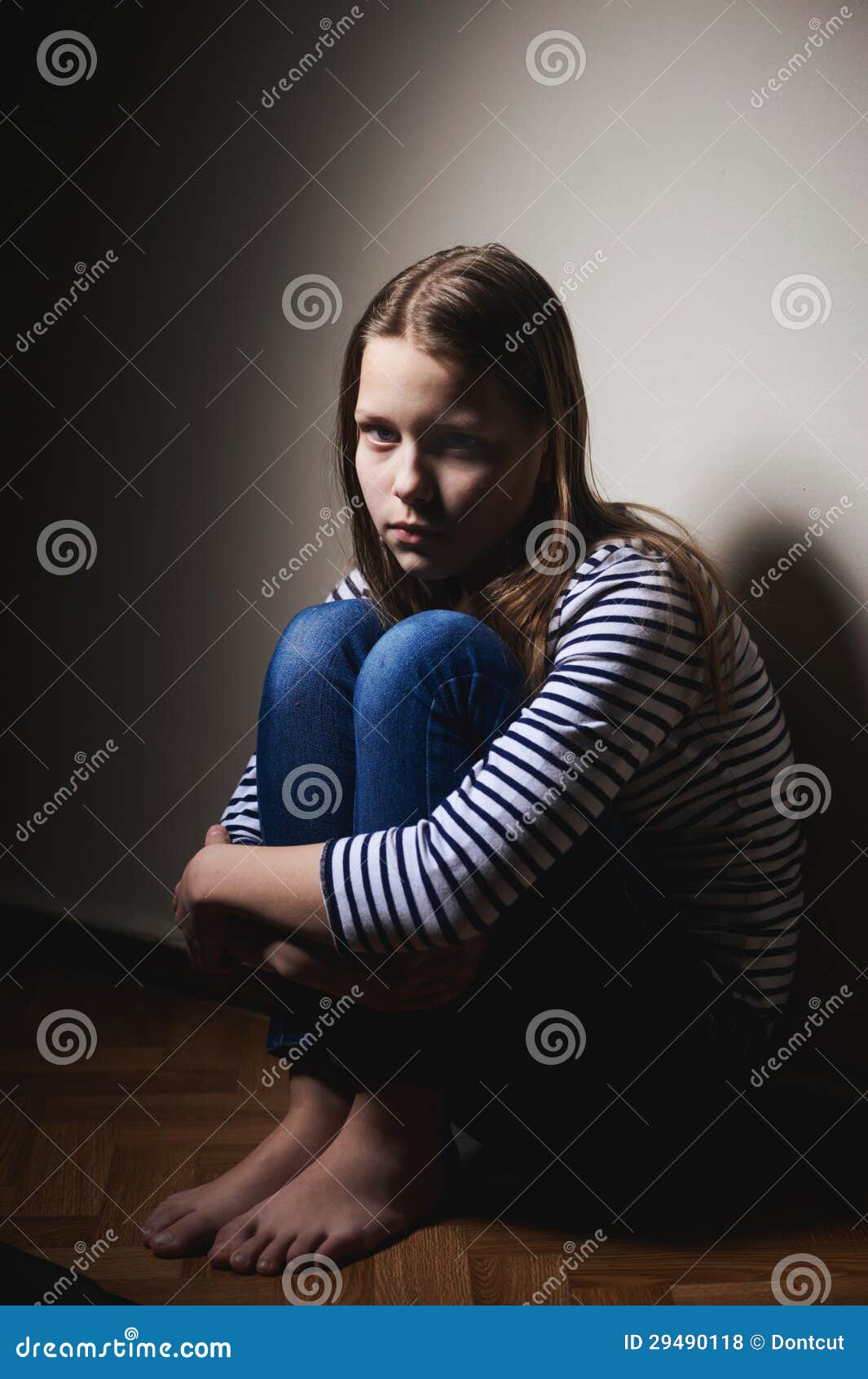 Retrato De Una Niña Desgraciada Foto de archivo - Imagen de huérfano ...