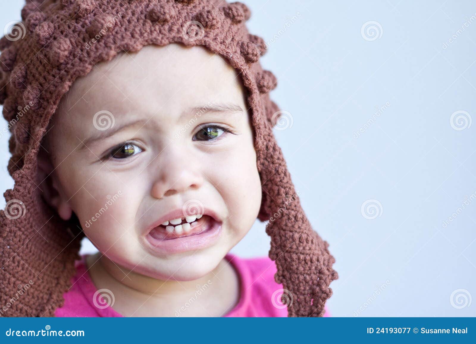 Retrato Del Bebé Triste - 11 Meses Imagen de archivo - Imagen de ...