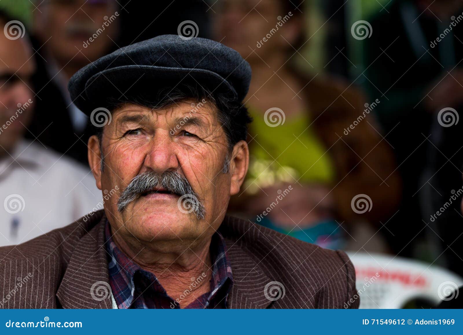 Retrato del hombre turco foto de archivo. Imagen de tiro - 71549612
