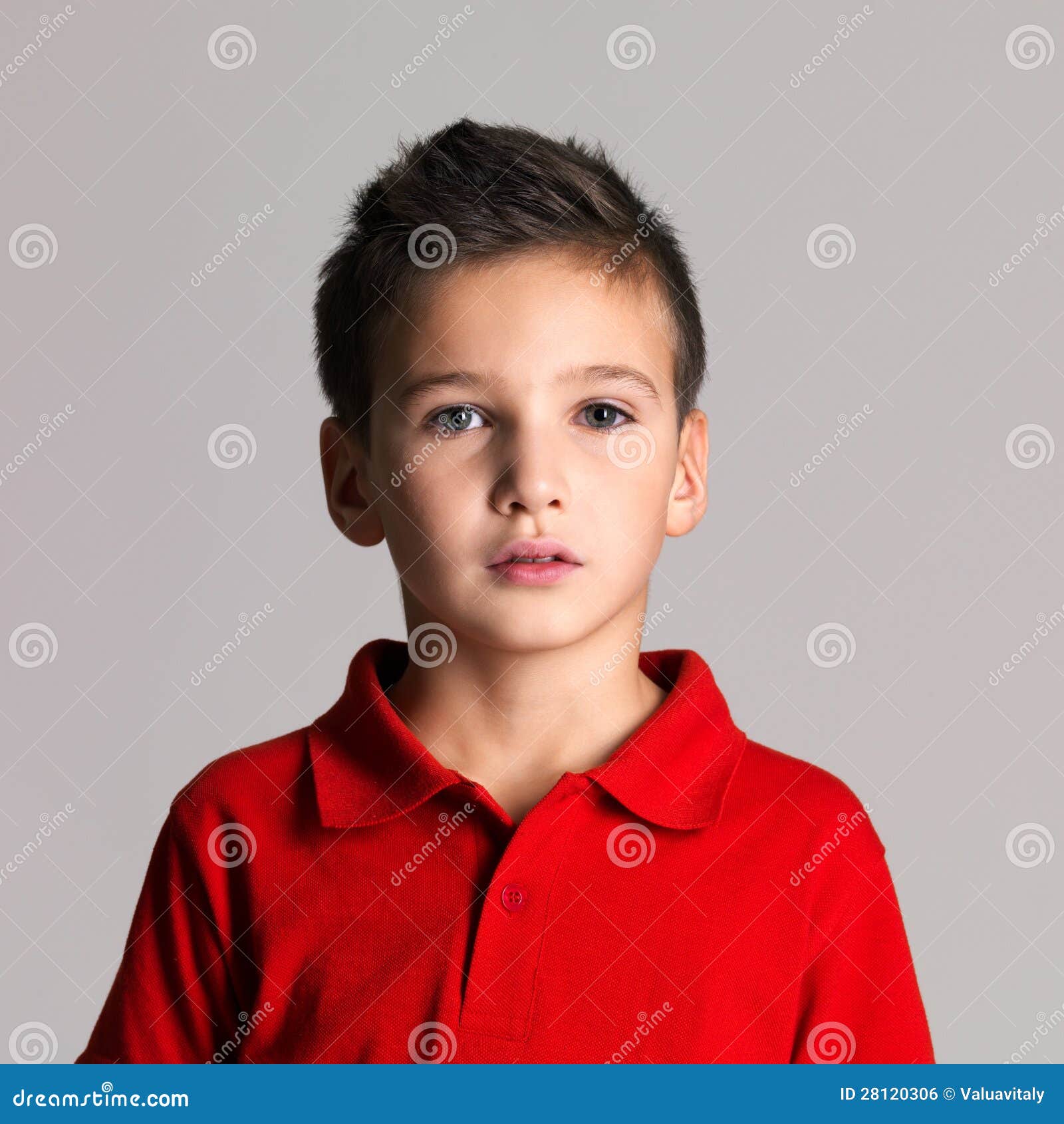 Retrato Del Muchacho Hermoso Joven Adorable Foto de archivo - Imagen de ...