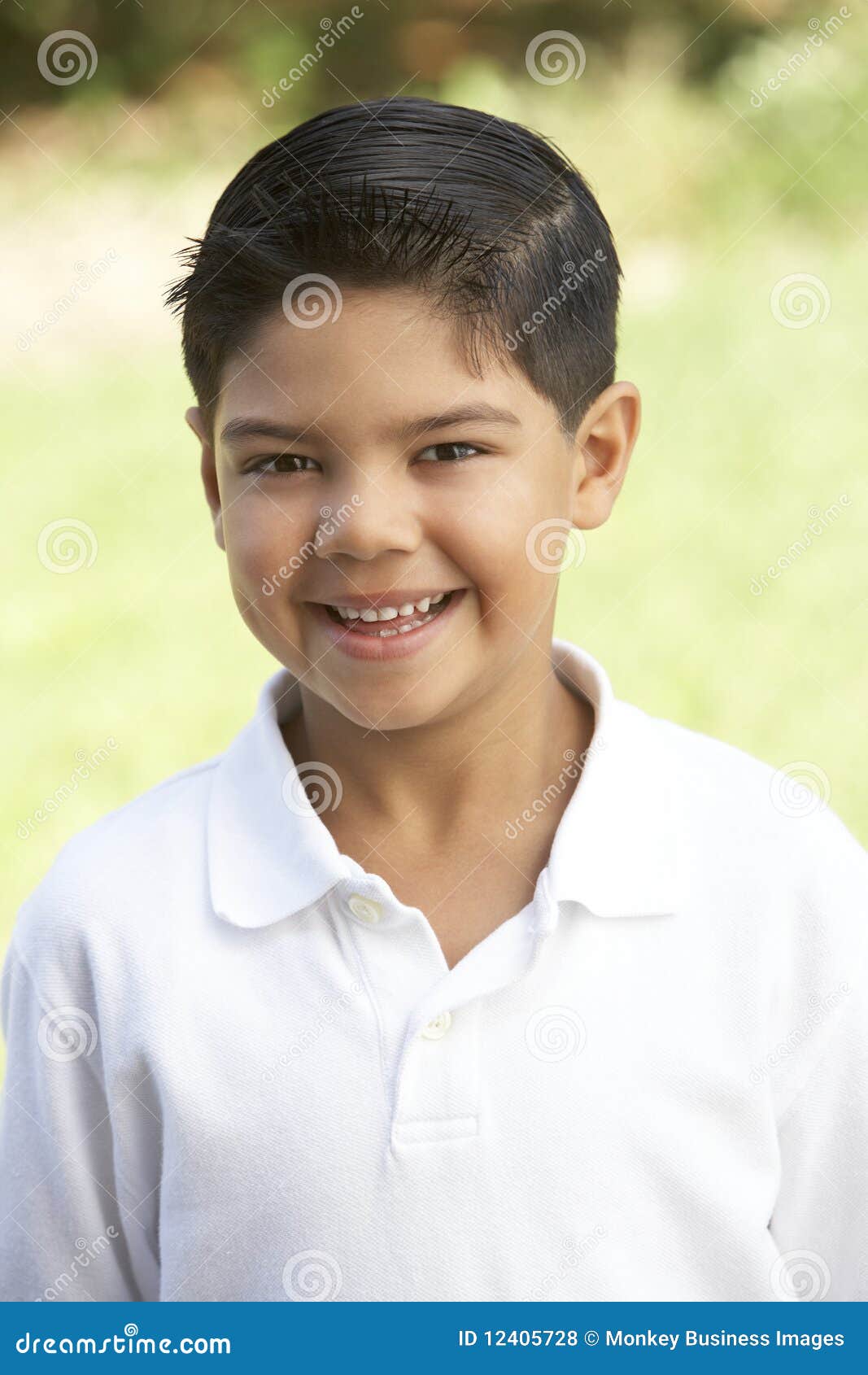 Retrato Del Muchacho Joven En Parque Foto de archivo - Imagen de siete ...