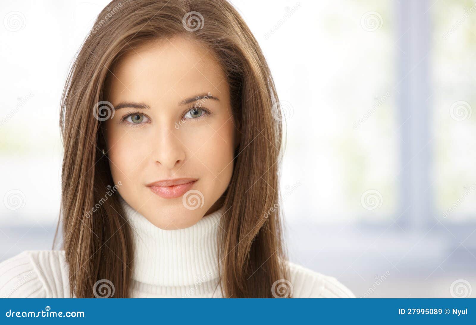 Retrato Del Primer De La Cara Femenina Imagen de archivo - Imagen de ... Retrato Del Primer De La Cara Femenina Imagen de archivo - Imagen de ...