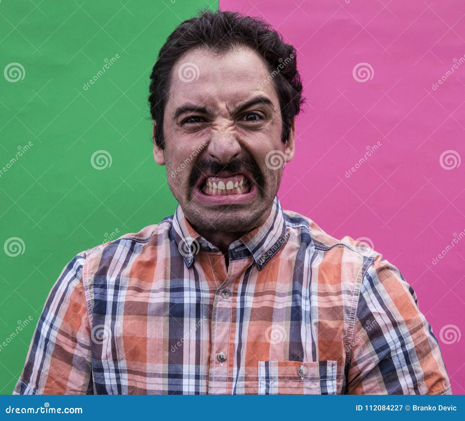 Retrato Do Homem Insano Irritado Imagem de Stock - Imagem de retrato ...