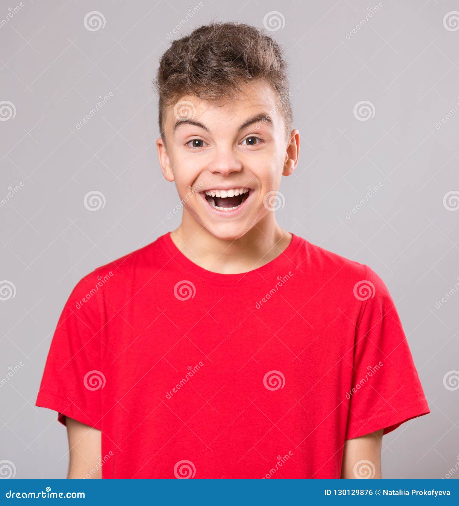 Retrato Do Menino Adolescente Foto de Stock - Imagem de ...