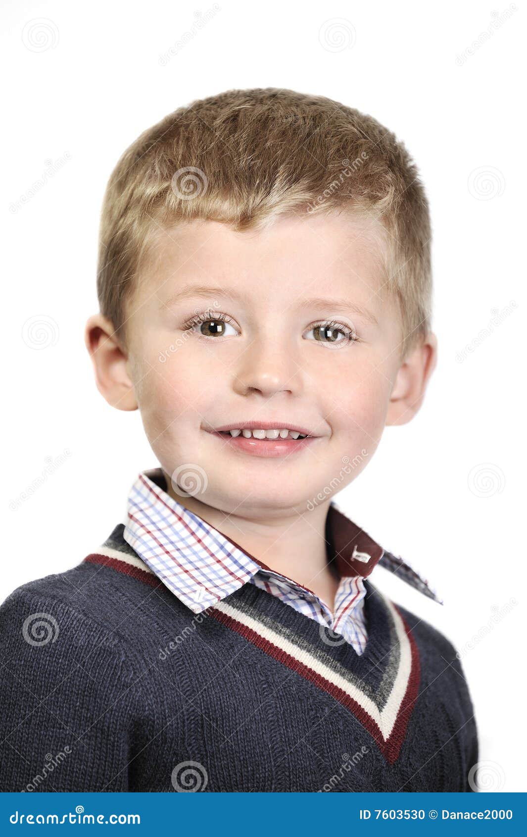 Retrato Do Menino Dos Anos De Idade 4. Foto de Stock - Imagem de ...