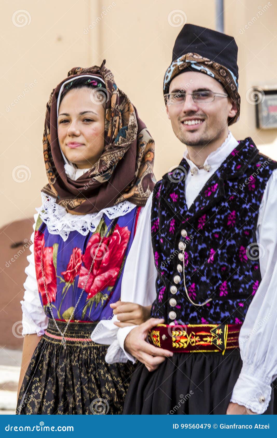 Retrato en traje sardo imagen de archivo editorial. Imagen de cultural ...
