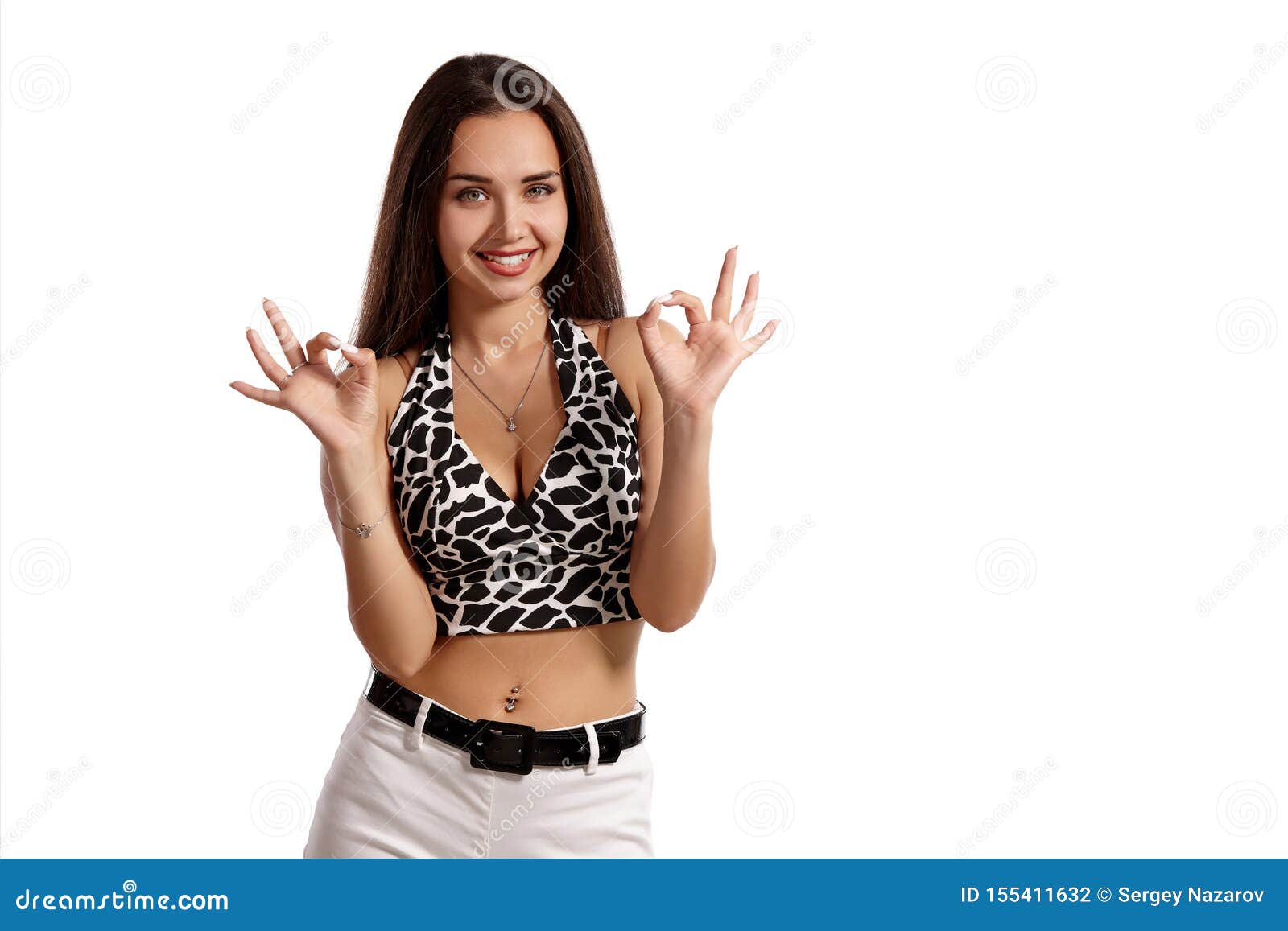 Retrato Integral De Una Muchacha Del Modelo De Moda Aislada En El Fondo ... Retrato Integral De Una Muchacha Del Modelo De Moda Aislada En El Fondo ...