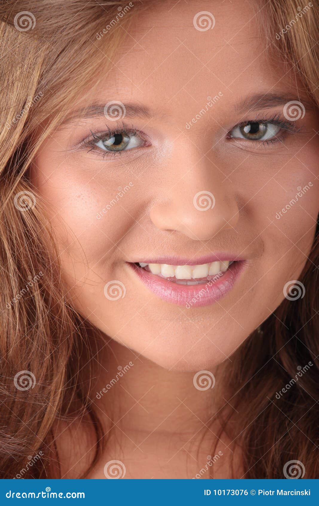 Retrato trigueno atractivo foto de archivo. Imagen de colorido - 10173076