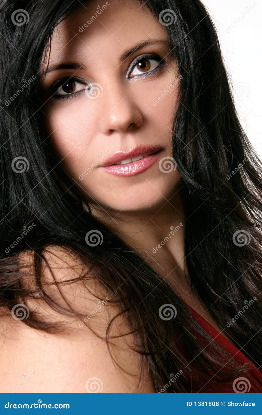 Retrato trigueno hermoso foto de archivo. Imagen de retrato - 1381808
