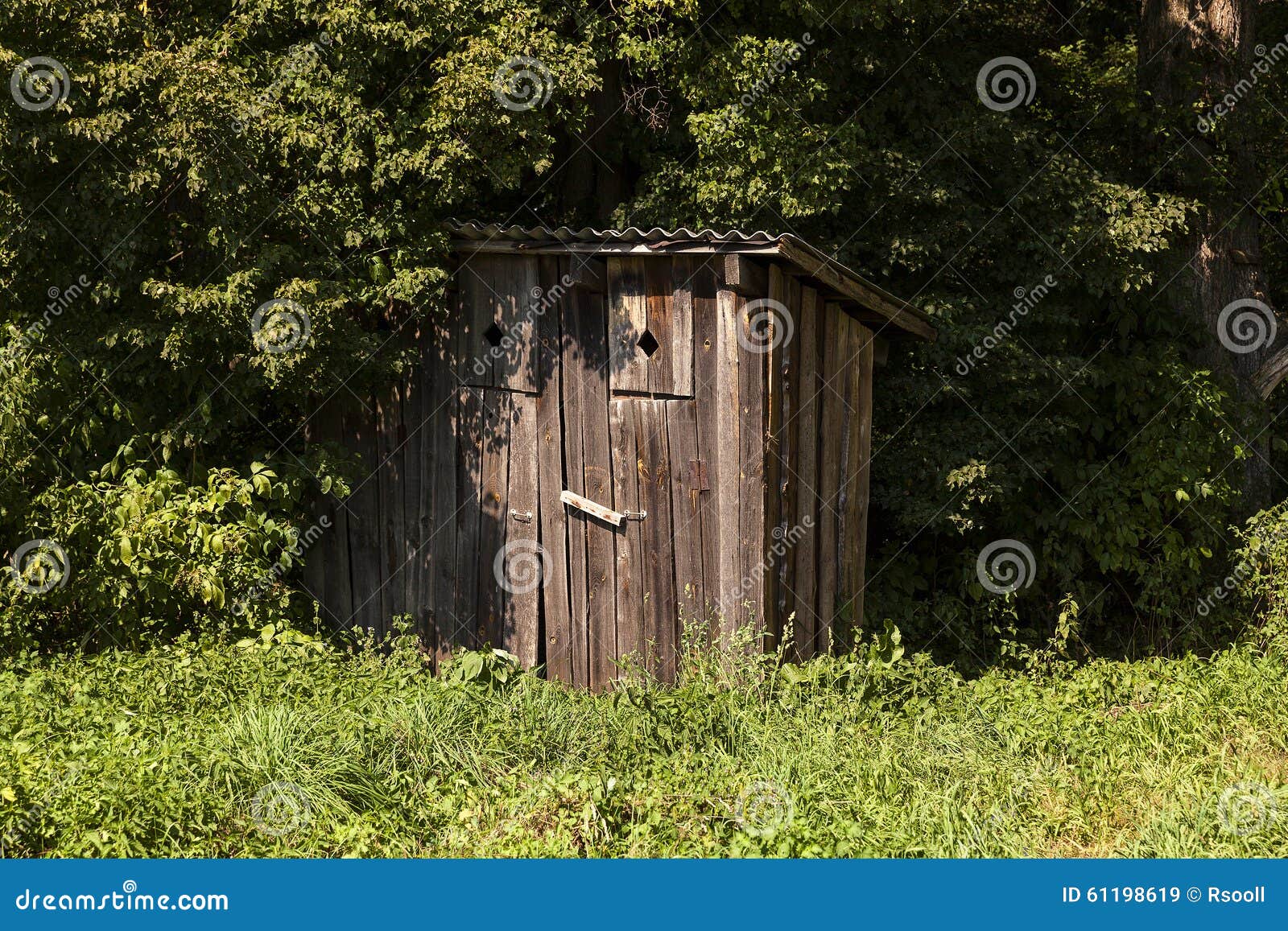 Retrete de madera Parque imagen de archivo. Imagen de belleza - 61198619