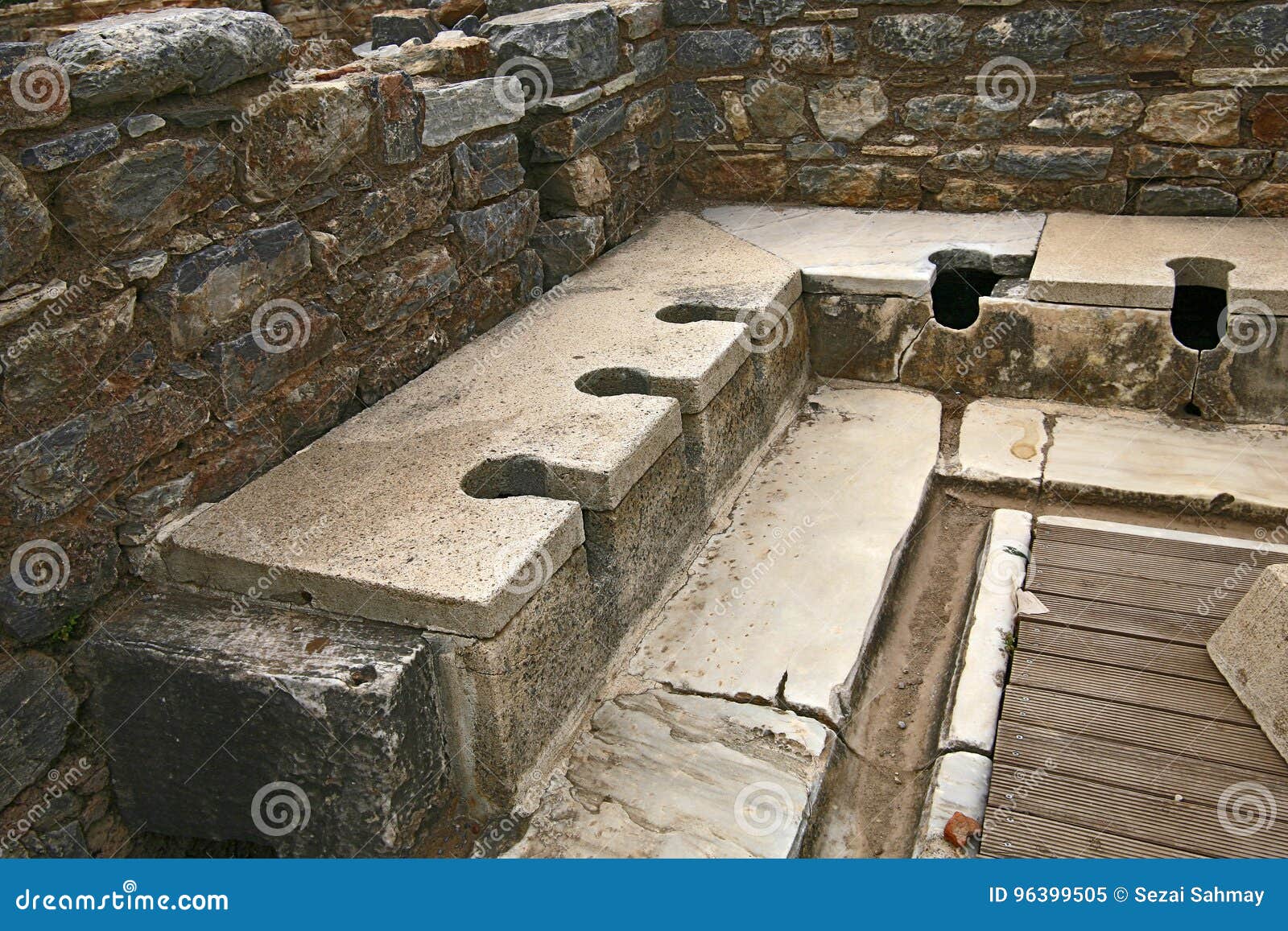 Retrete En La Ciudad Antigua De Ephesus Imagen de archivo - Imagen de ...