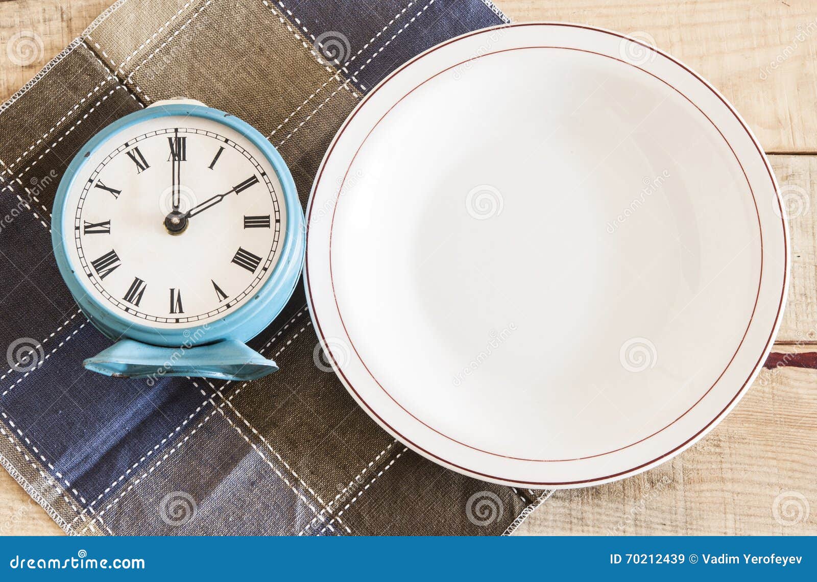 Retro Alarm Clock on a Plate Stock Image - Image of slimming, table ... Retro Alarm Clock on a Plate Stock Image - Image of slimming, table ...