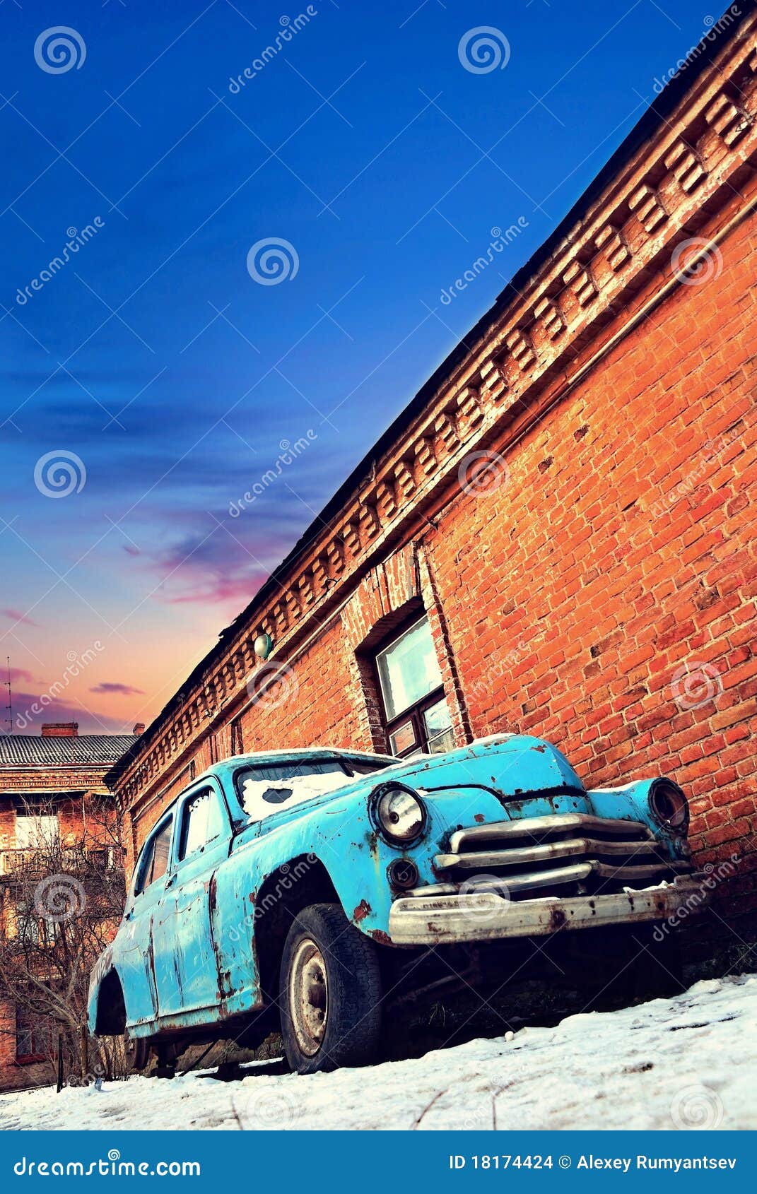 Retro- Auto stockfoto. Bild von zeit, städtisch, auto - 18174424