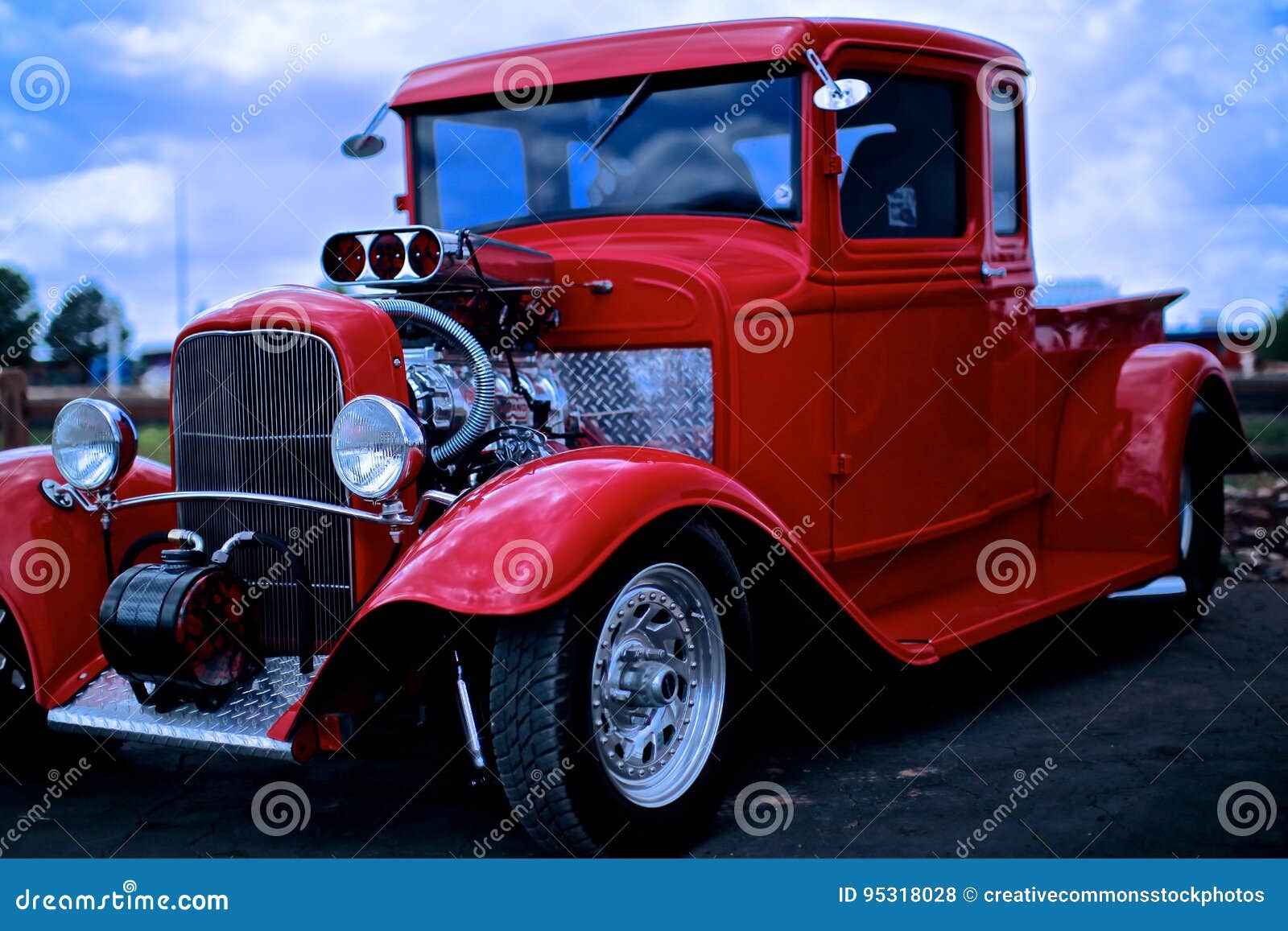 Retro-auto Picture. Image: 95318028