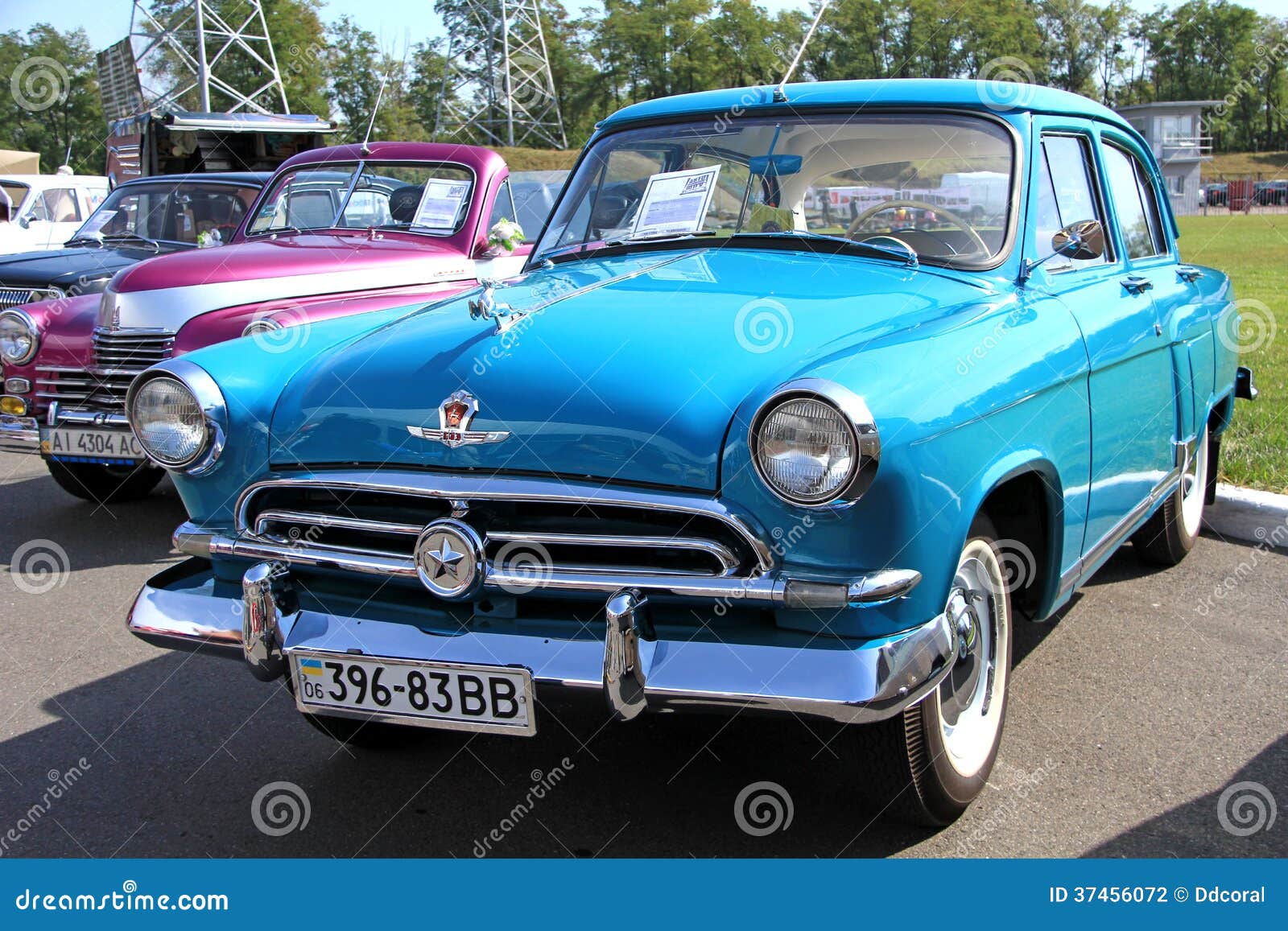 Retro Auto Show. Blue Volga (Soviet-made Automobil Editorial ...
