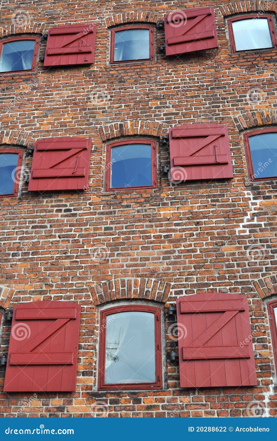 Retro Building with Windows Stock Photo - Image of home, exterior: 20288622