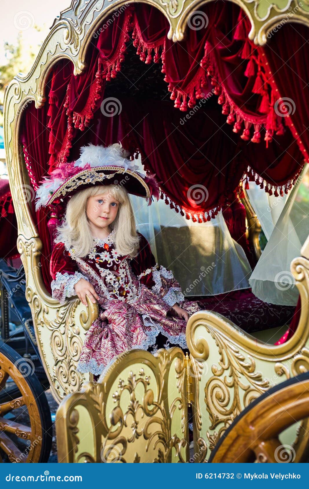 Retro Carriage stock photo. Image of aristocrat, europe - 6214732
