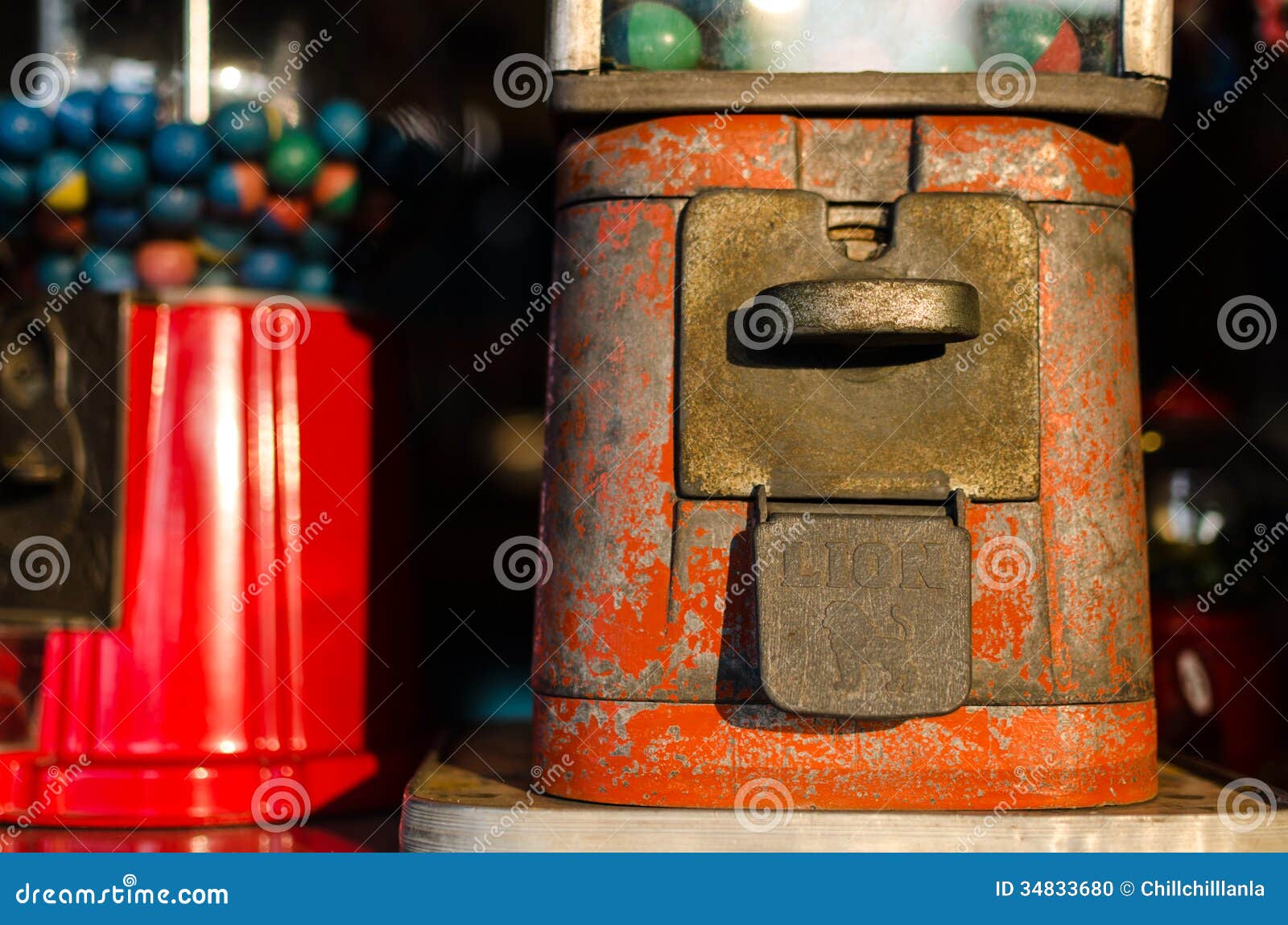 Retro chewing gum machine stock photo. Image of colors - 34833680