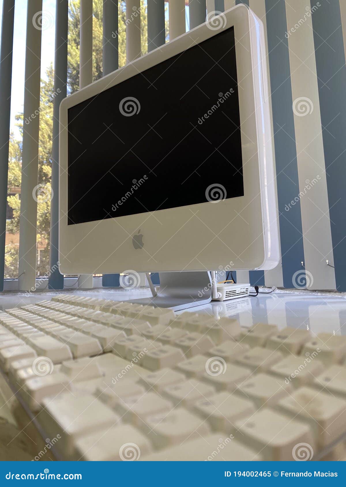 Retro Computer IMac Core Duo Was the First Apple Computer To Mount an ...