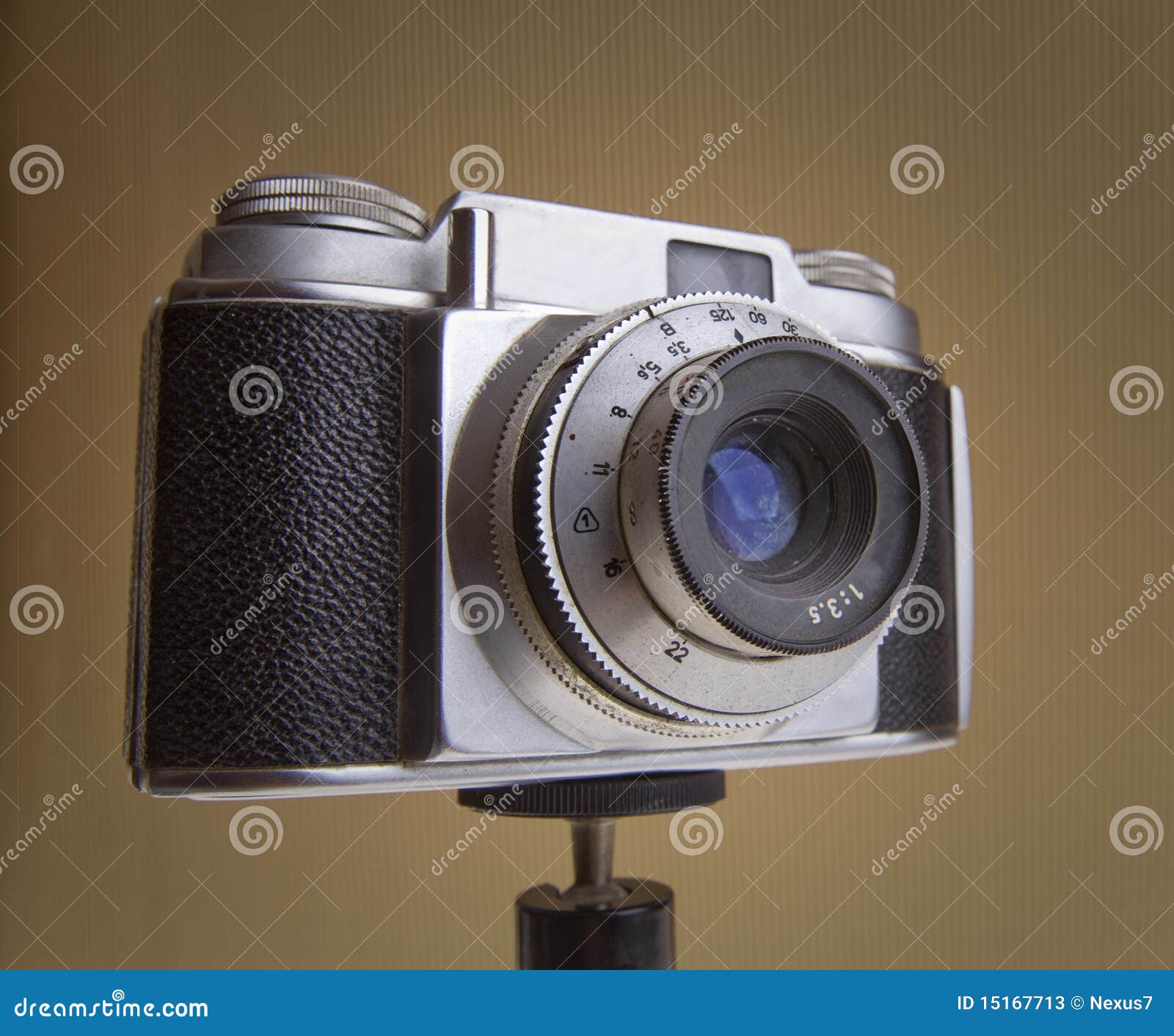 Retro- Kamera stockbild. Bild von abbildungen, tasche - 15167713