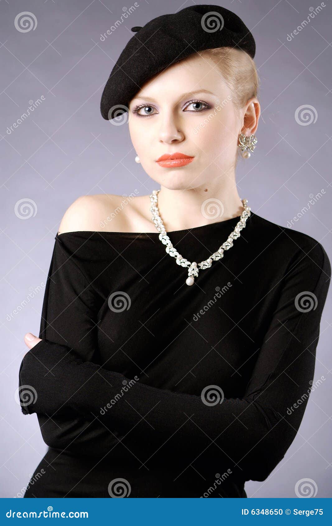 Retro Lady Portrait. Beautiful Woman In Luxury Fur Coat. Coquette Stock ...