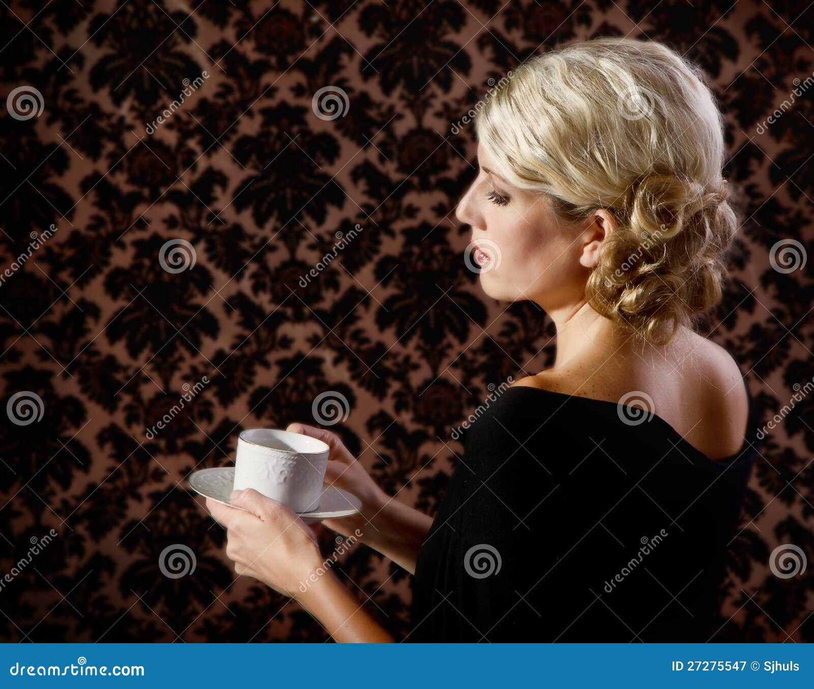 151 Retro Looking Woman Drinking Tea Coffee Stock Photos - Free ...