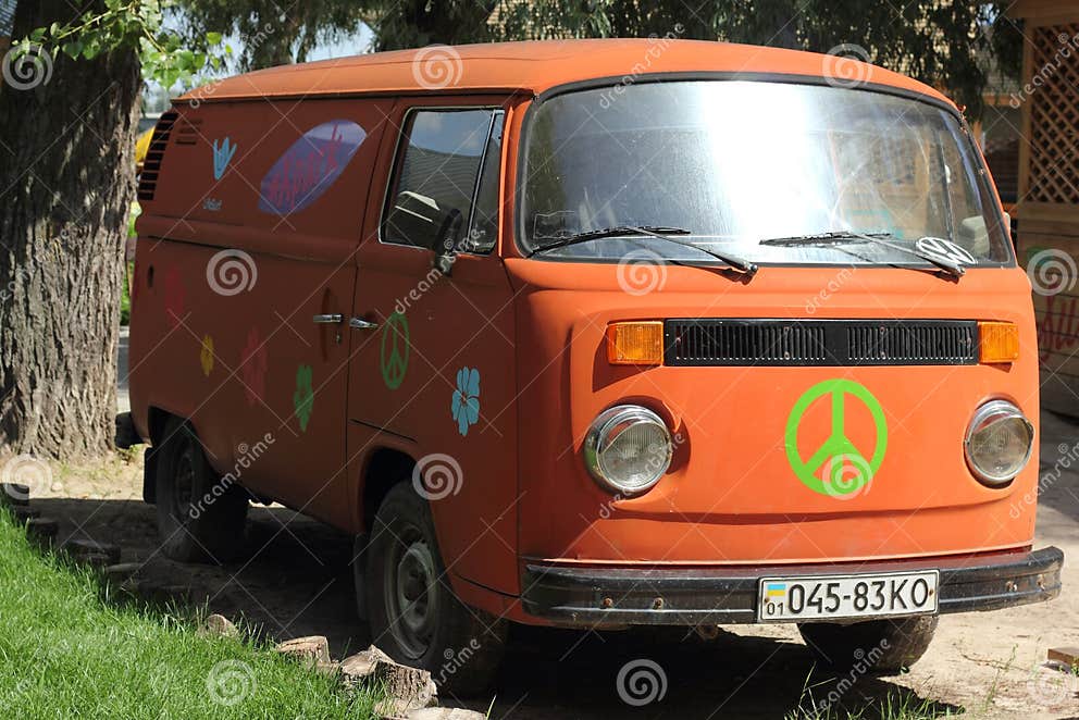 Retro microbus editorial stock image. Image of sunlight - 74365079