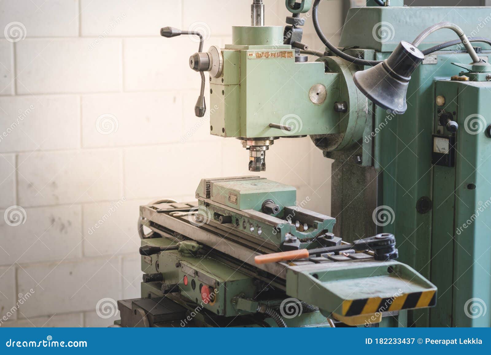 The Retro Milling Machine in the Workshop Stock Image - Image of mill ...