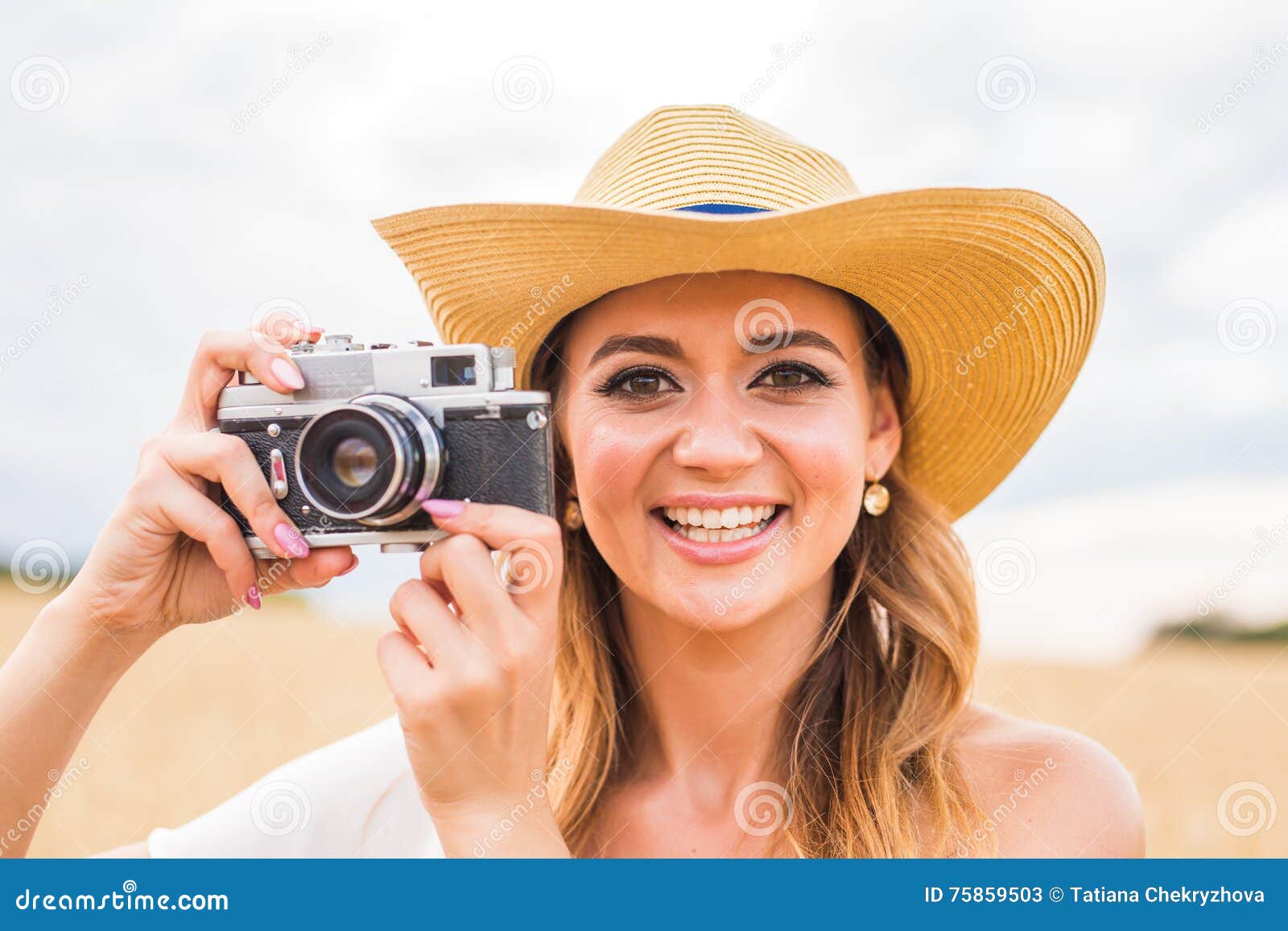 Retro Photographer Using Old Camera Stock Image - Image of covering ...
