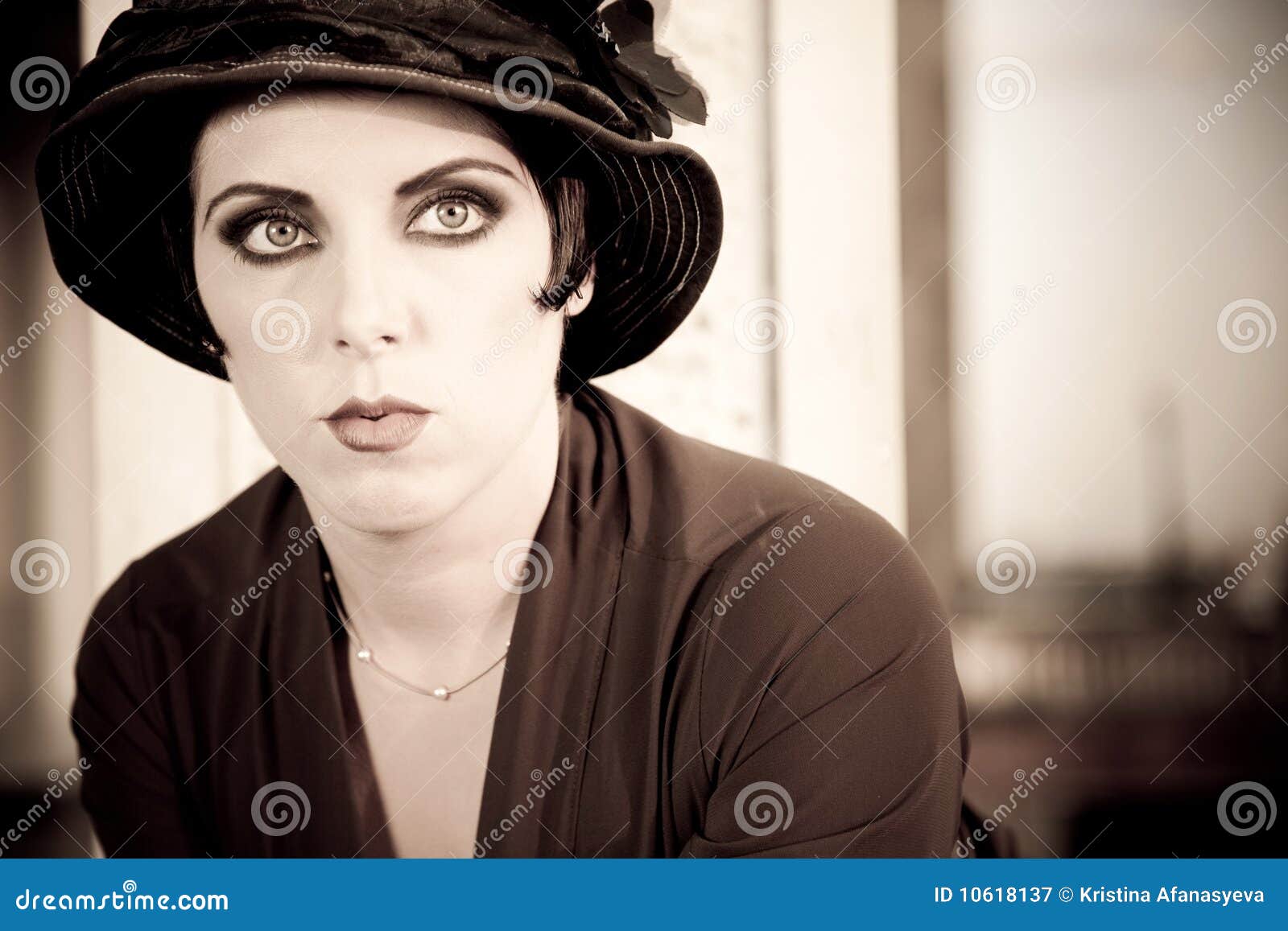 Retro Portrait stock image. Image of woman, door, cosmetics - 10618137