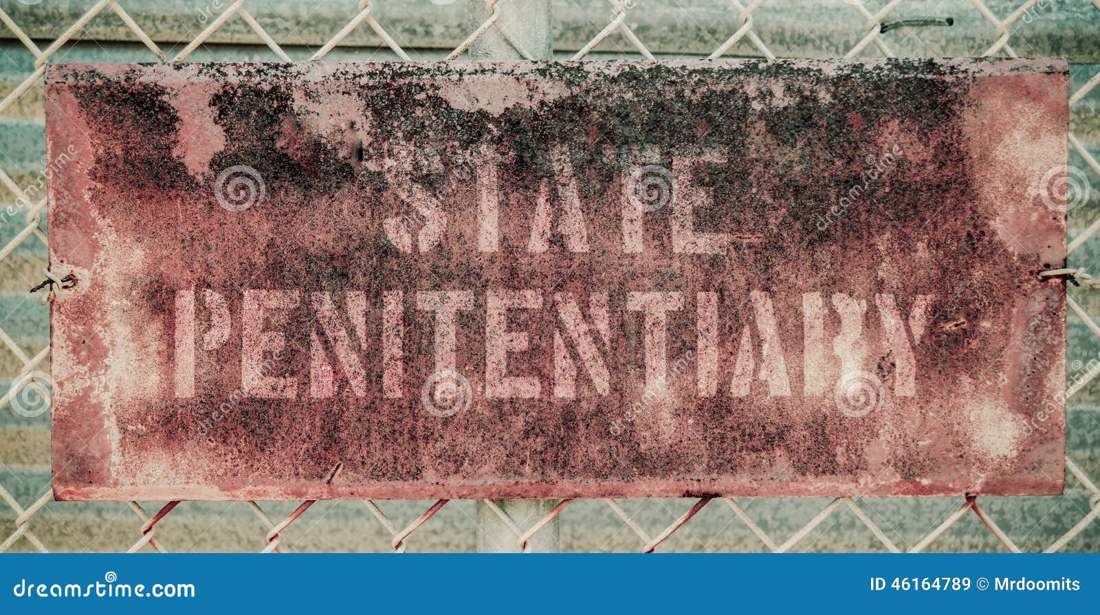 Retro- Rusty Prison Sign stockbild. Bild von kriminell - 46164789