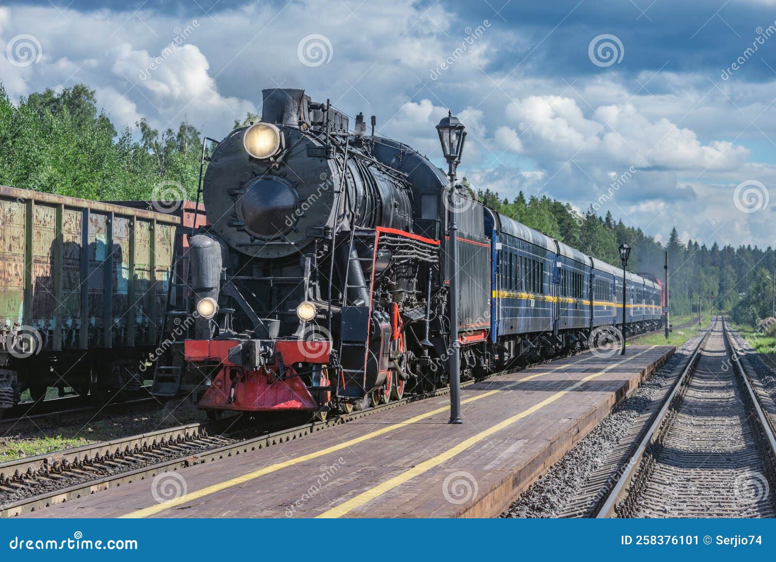 Retro Steam Train Approaches To the Platform Stock Image - Image of ...